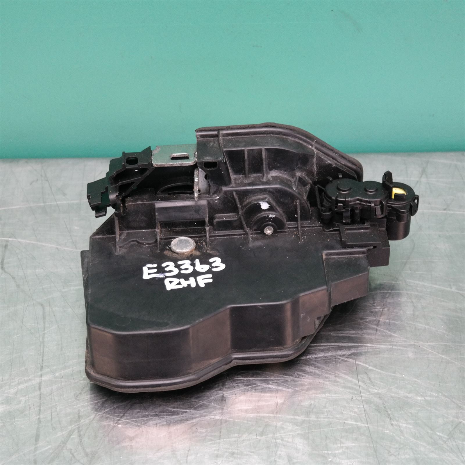 2004 BMW 6 SERIES Lock mechanism 51217202144