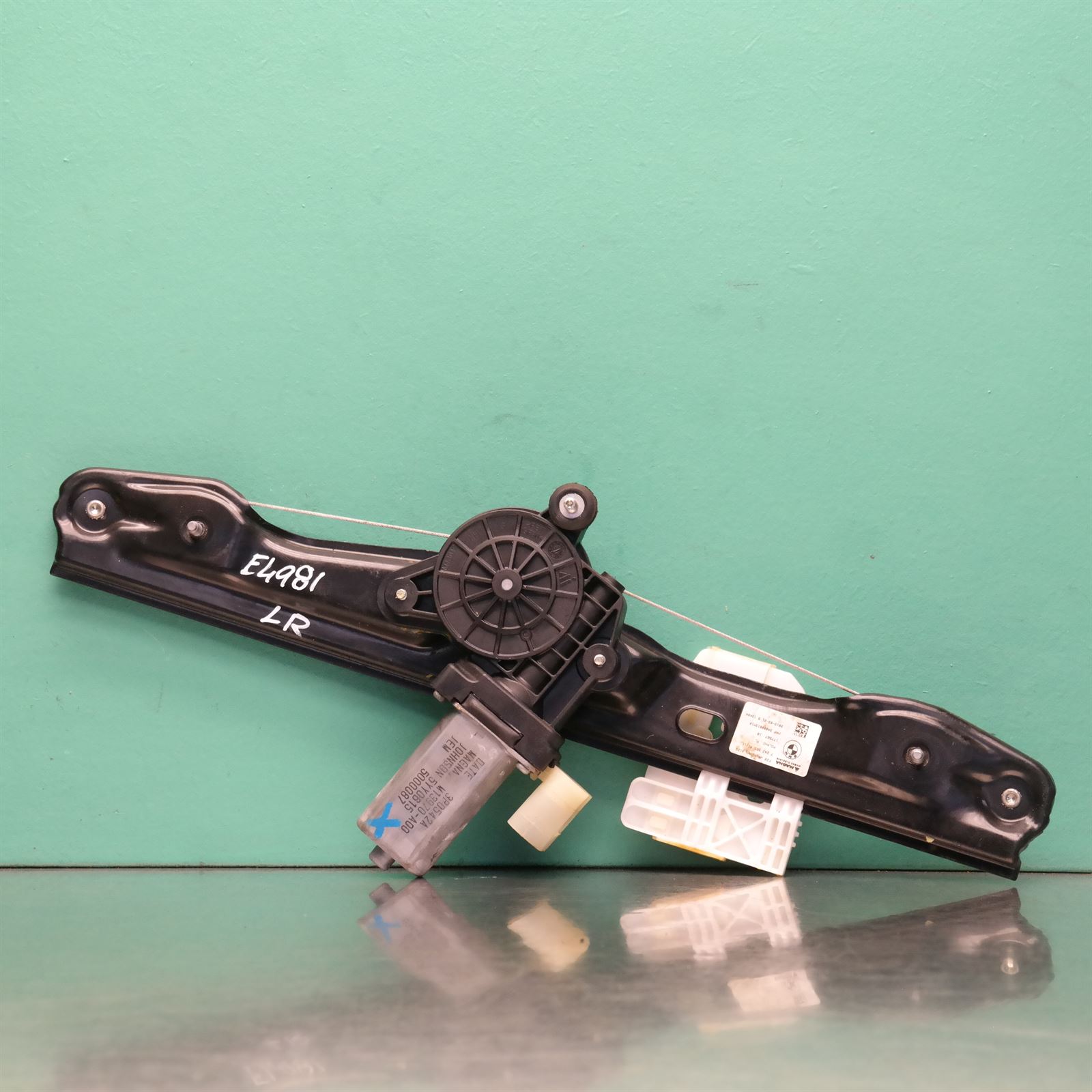 2013 BMW 1 SERIES Window regulator