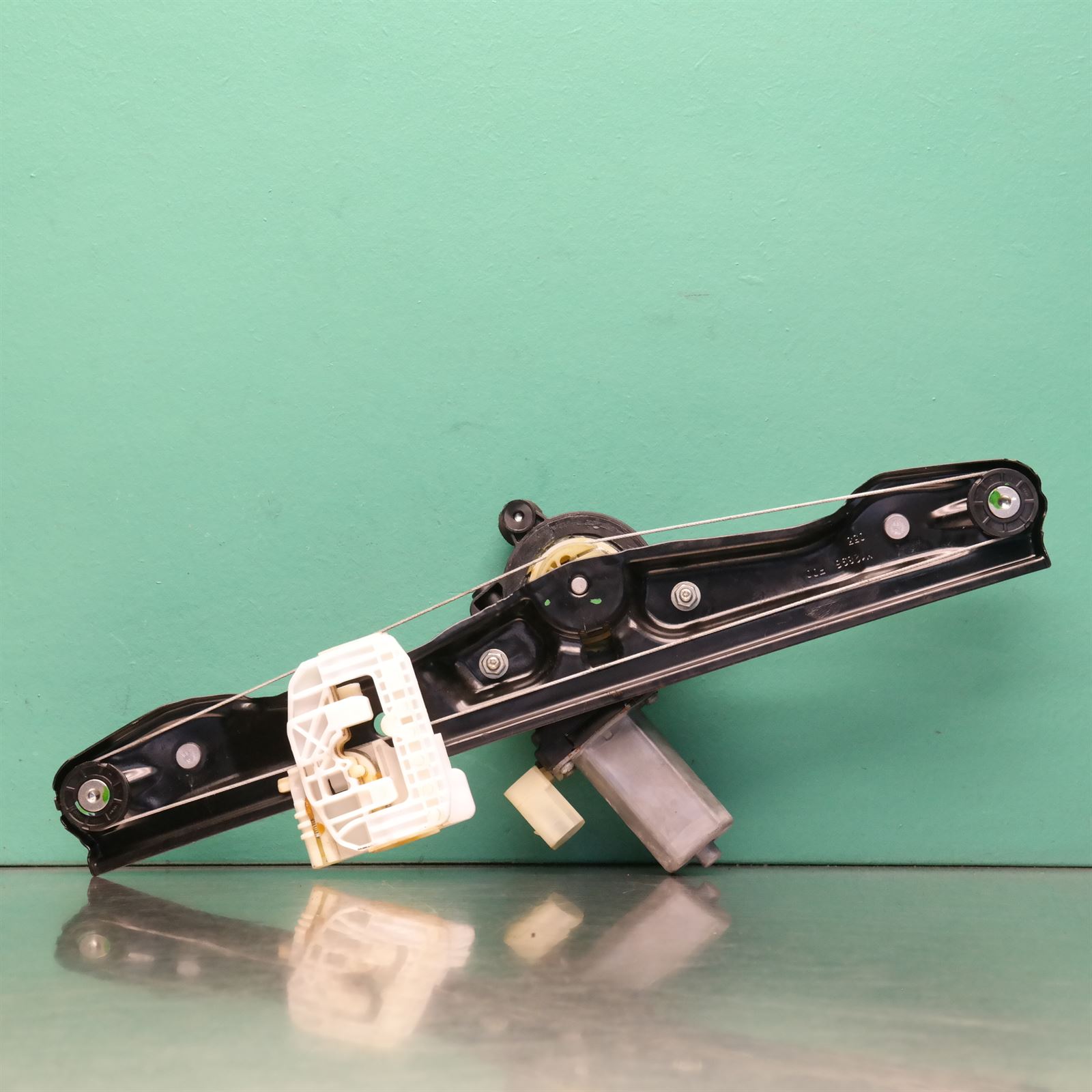 2013 BMW 1 SERIES Window regulator