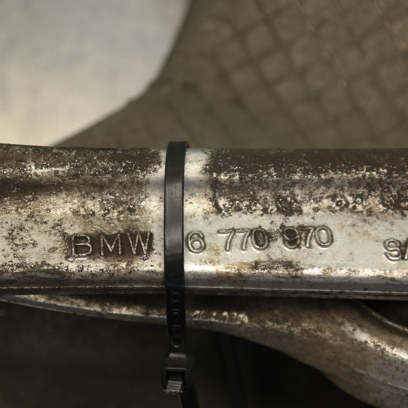 2008 BMW X5 Trailing arm 33326770952 33326795048 33326796002