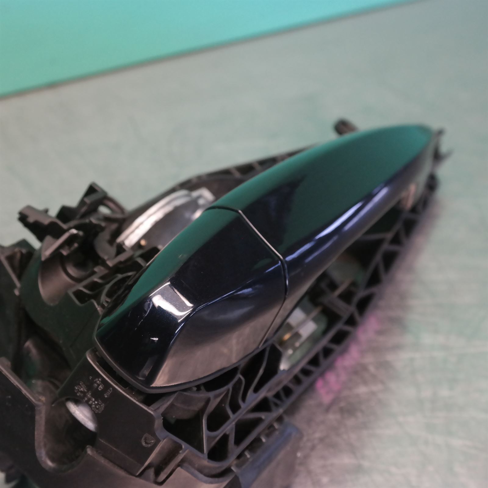 DOOR HANDLE F15 LHF - BM Spares Online