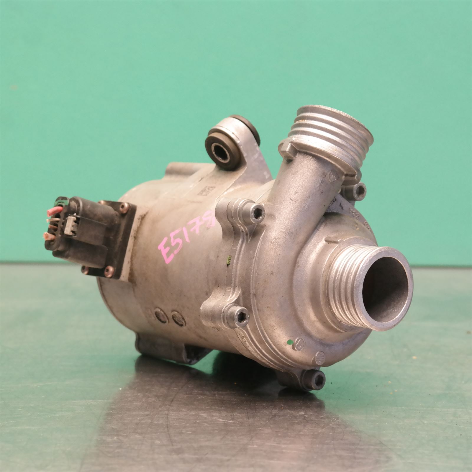 2014 BMW X3 Water pump 11517597715 11515A81BE9