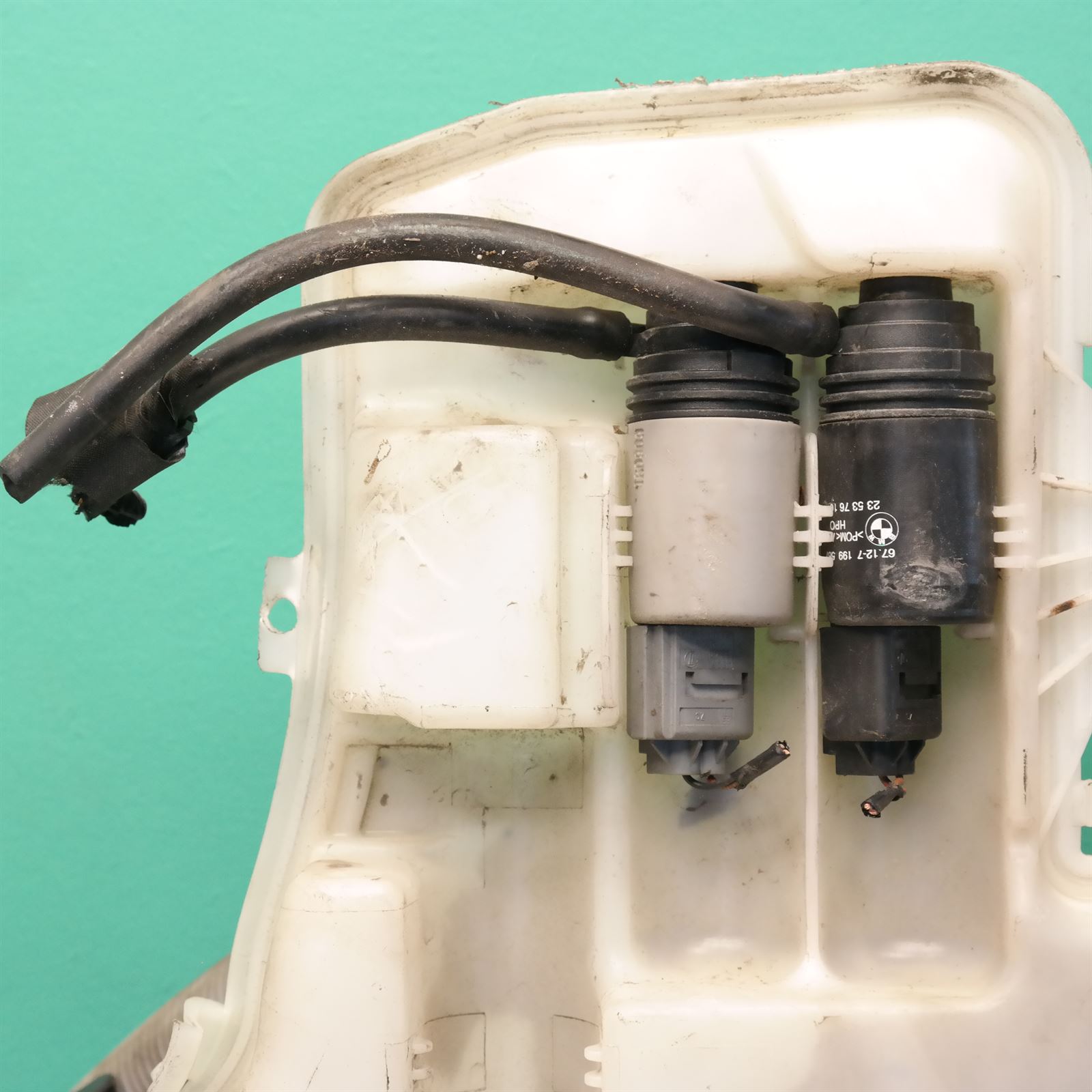 2009 BMW 1 SERIES Washer bottle 61677238667