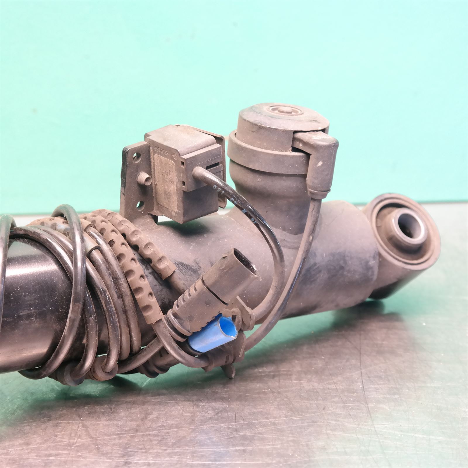 2014 BMW X6 Shock absorber 37106875087