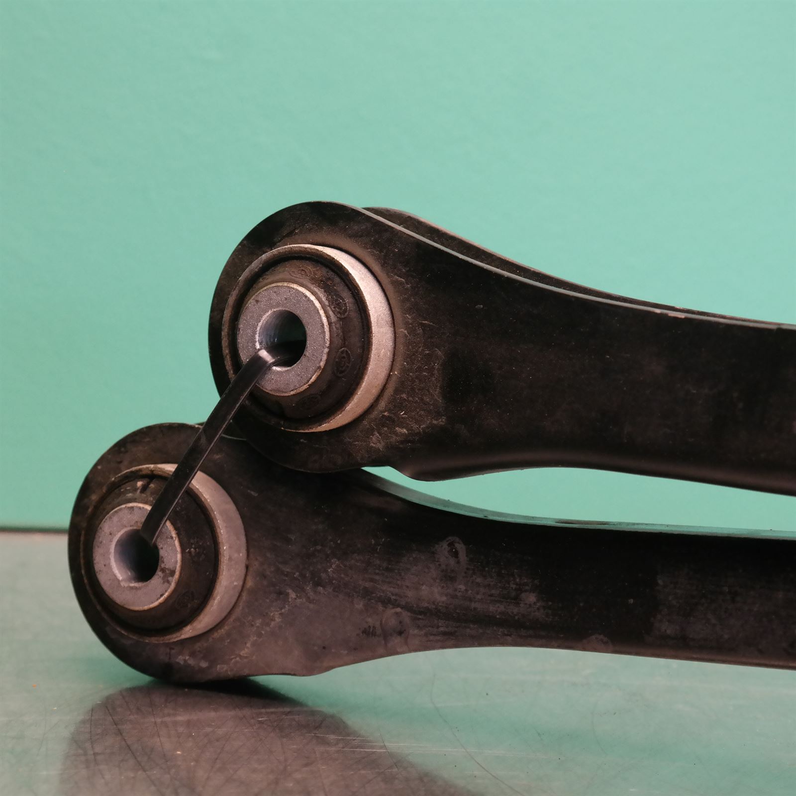 2015 BMW 2 SERIES Trailing arm 33326851563 33326851569