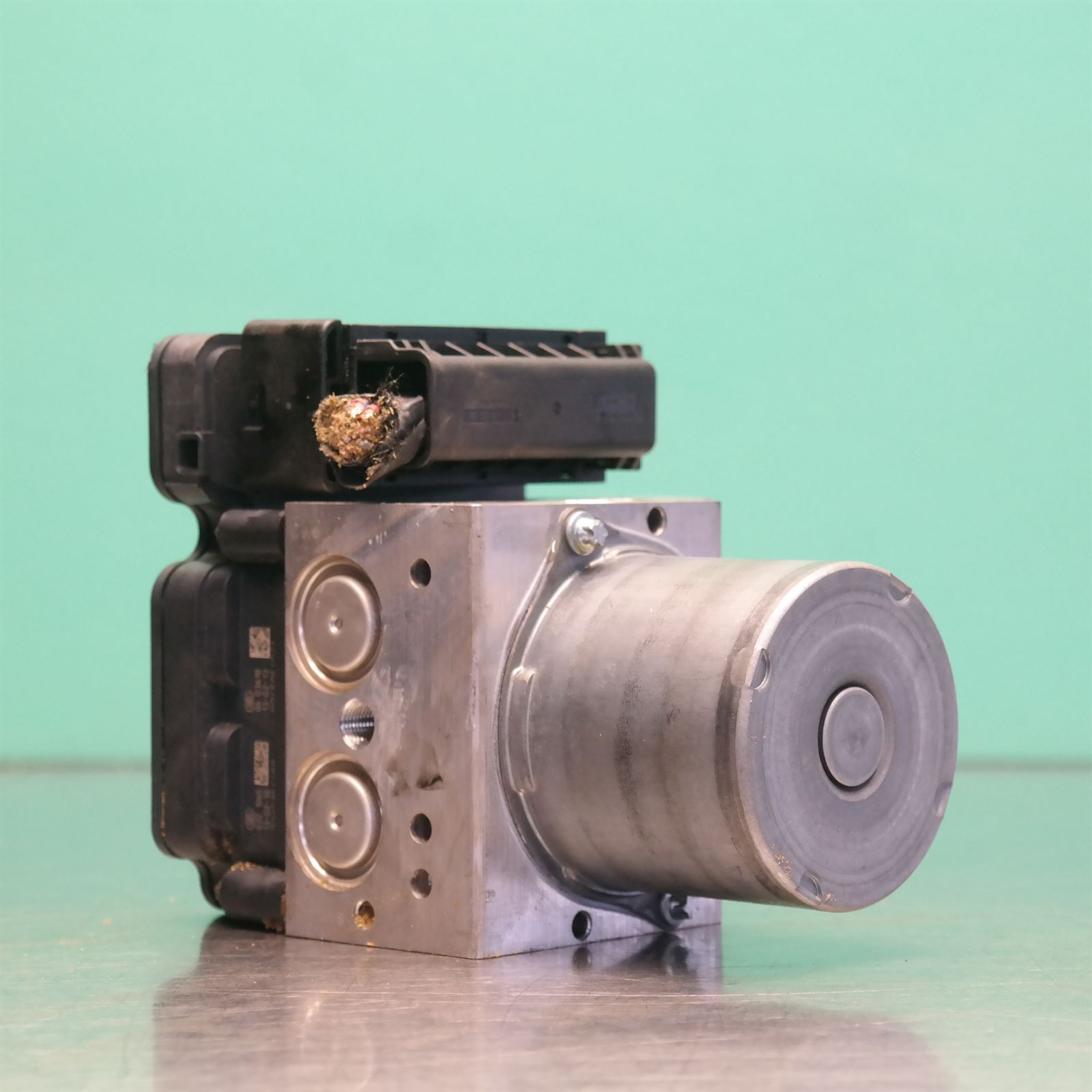 2013 BMW 7 SERIES ABS pump 34516876912