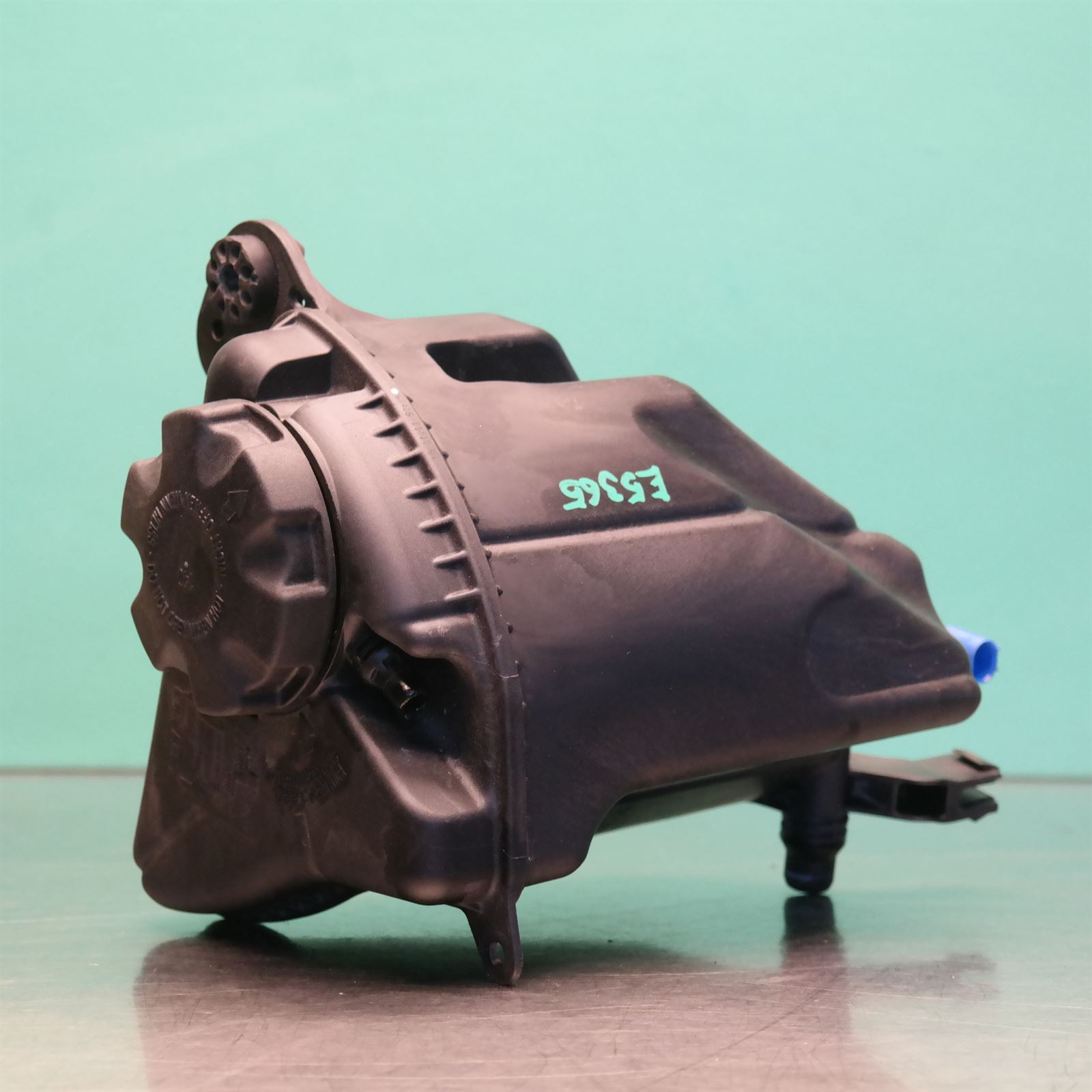 2011 BMW 5 SERIES Expansion tank 17137647283