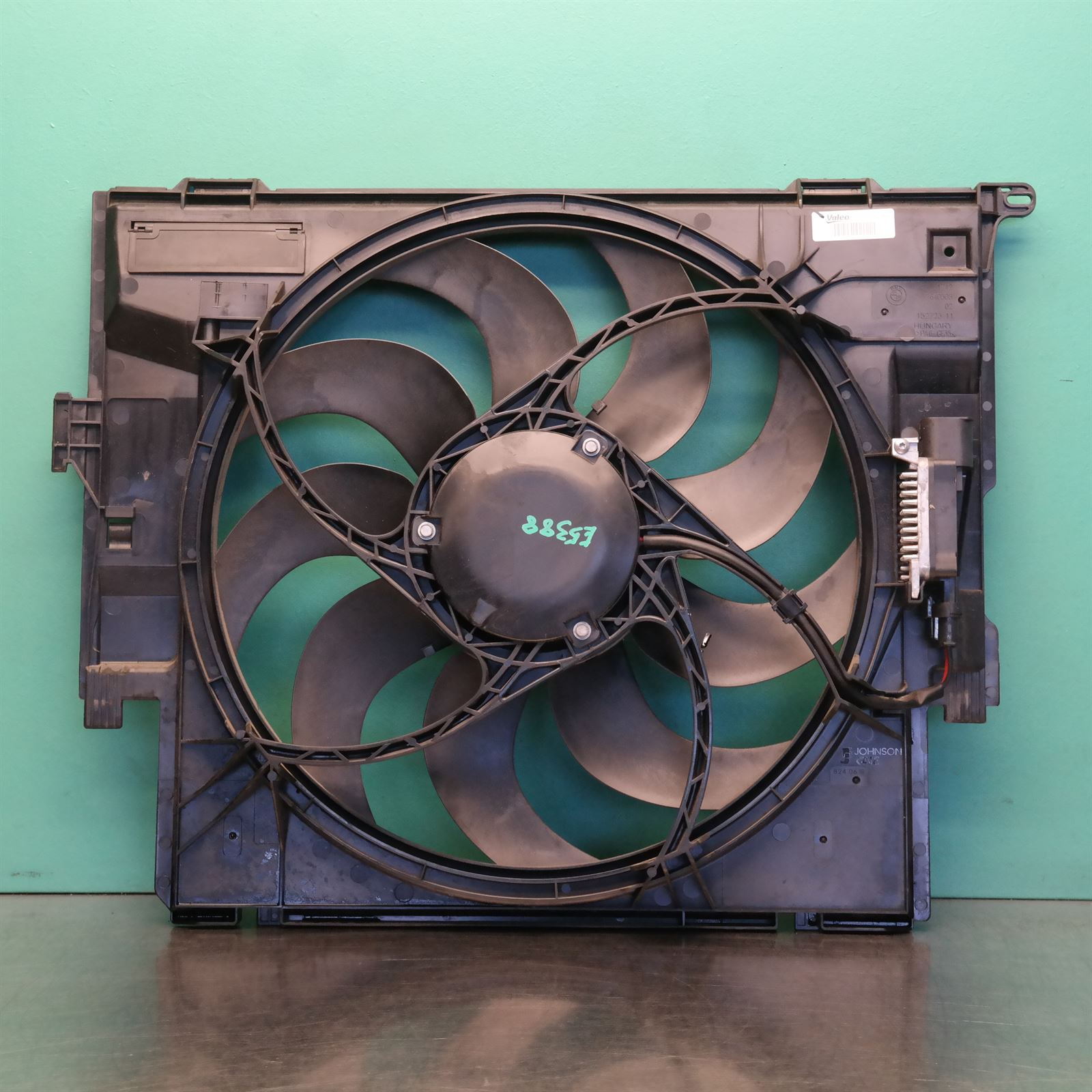 2013 BMW 1 SERIES Fan 17427640508