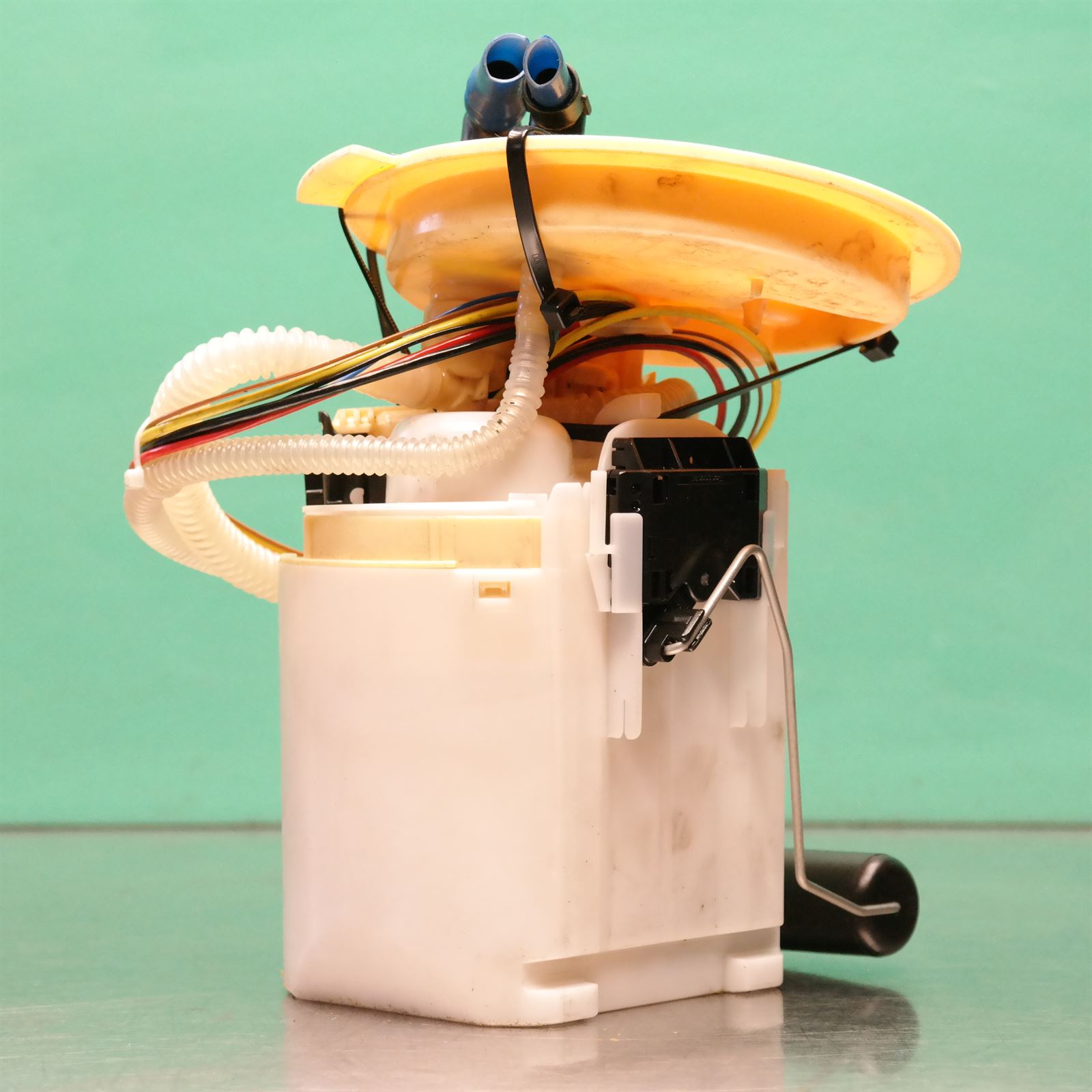 2018 BMW 5 SERIES Fuel pump 16117476107