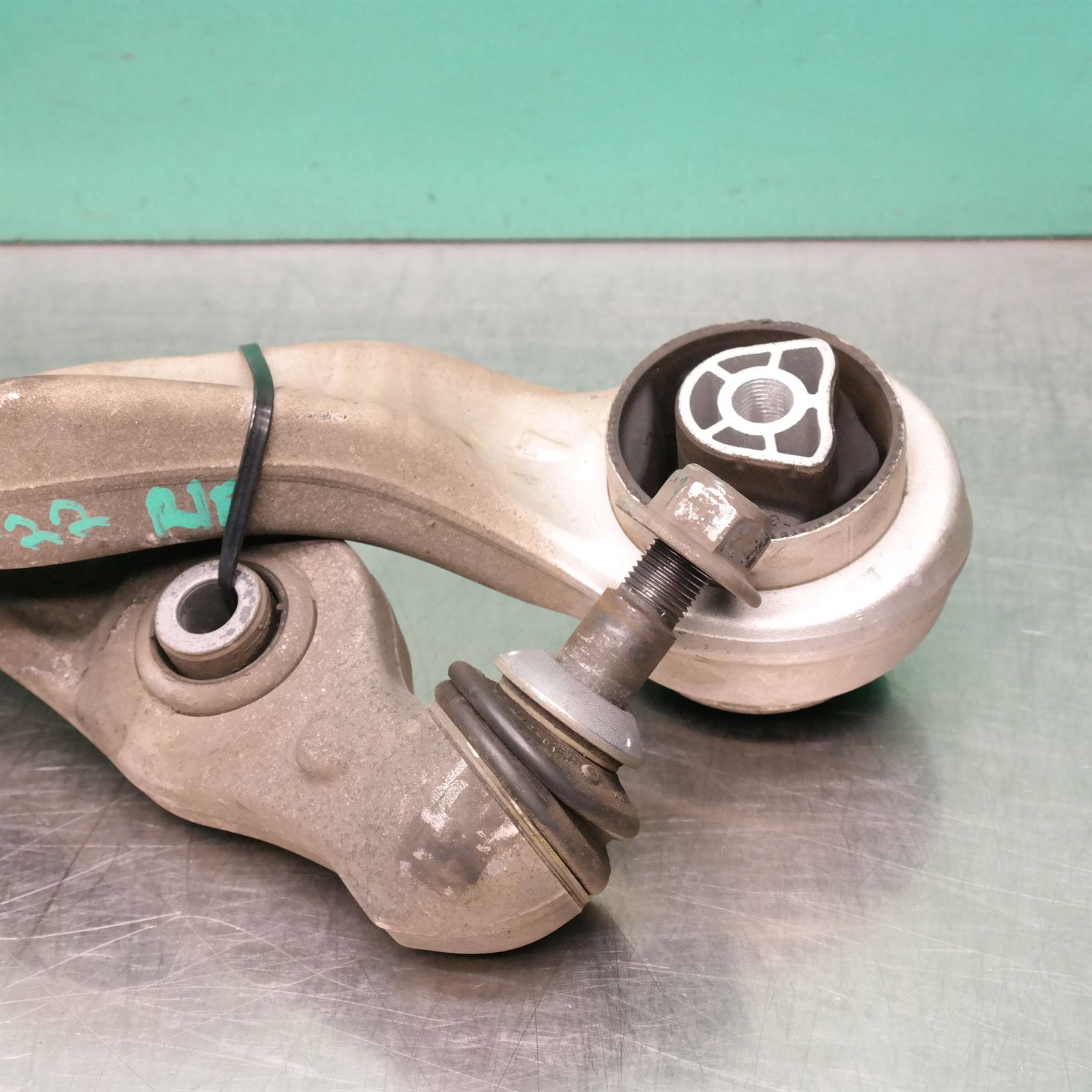 2018 BMW 5 SERIES Lower control arm 31106861162 31106861178