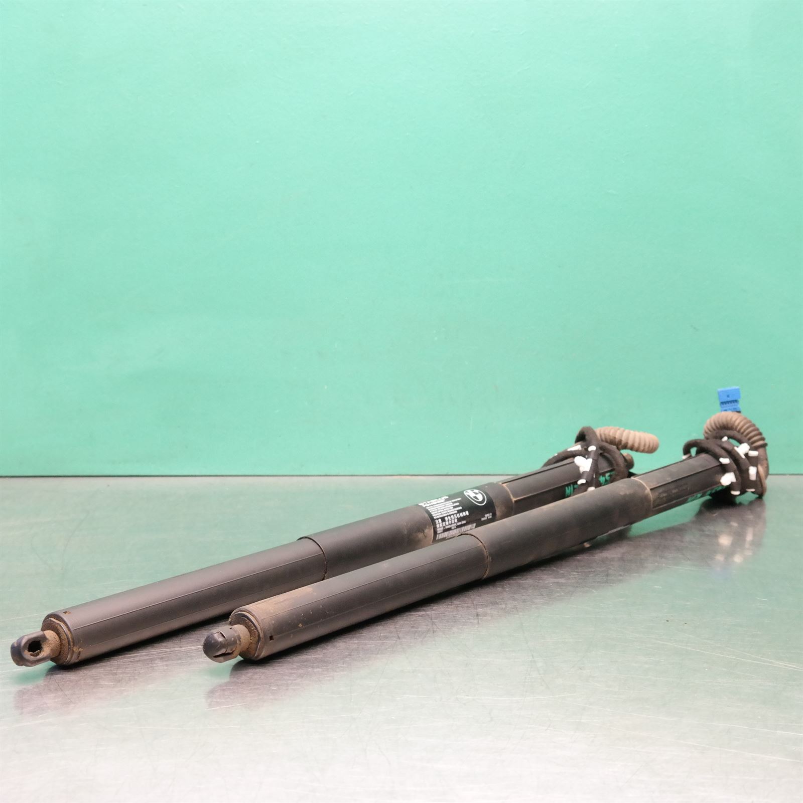 2014 BMW X3 Hatch strut 51247232003 51247232004