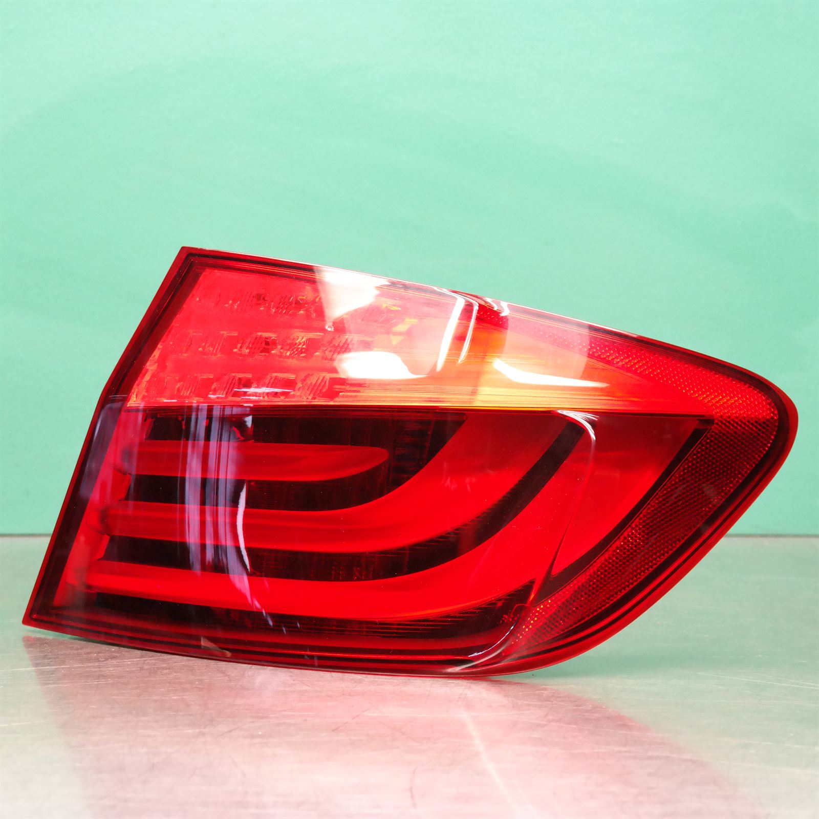 2011 BMW 5 SERIES Tail light 63217203230