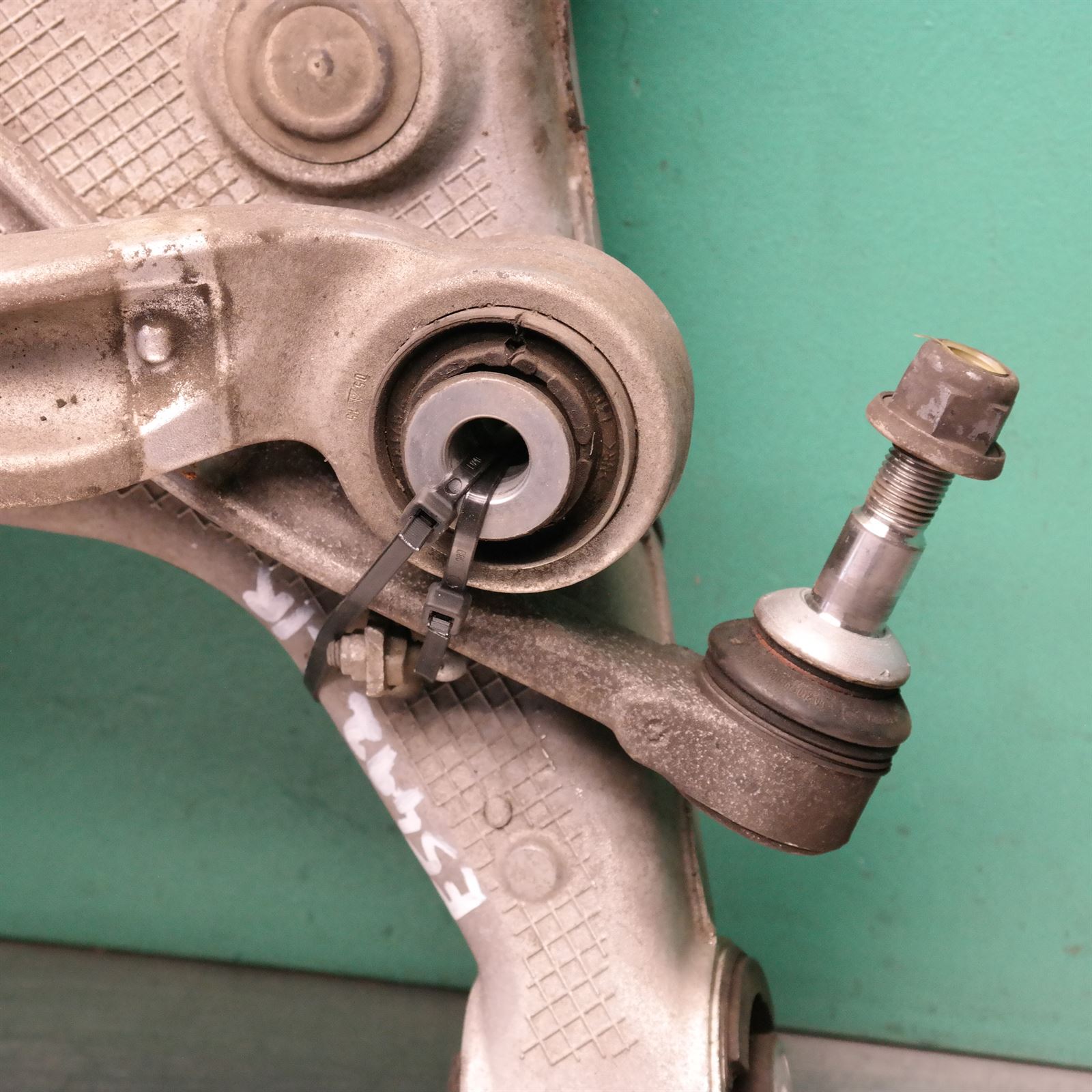 2015 BMW 6 SERIES Trailing arm 33326782135 33326906489 33326865897