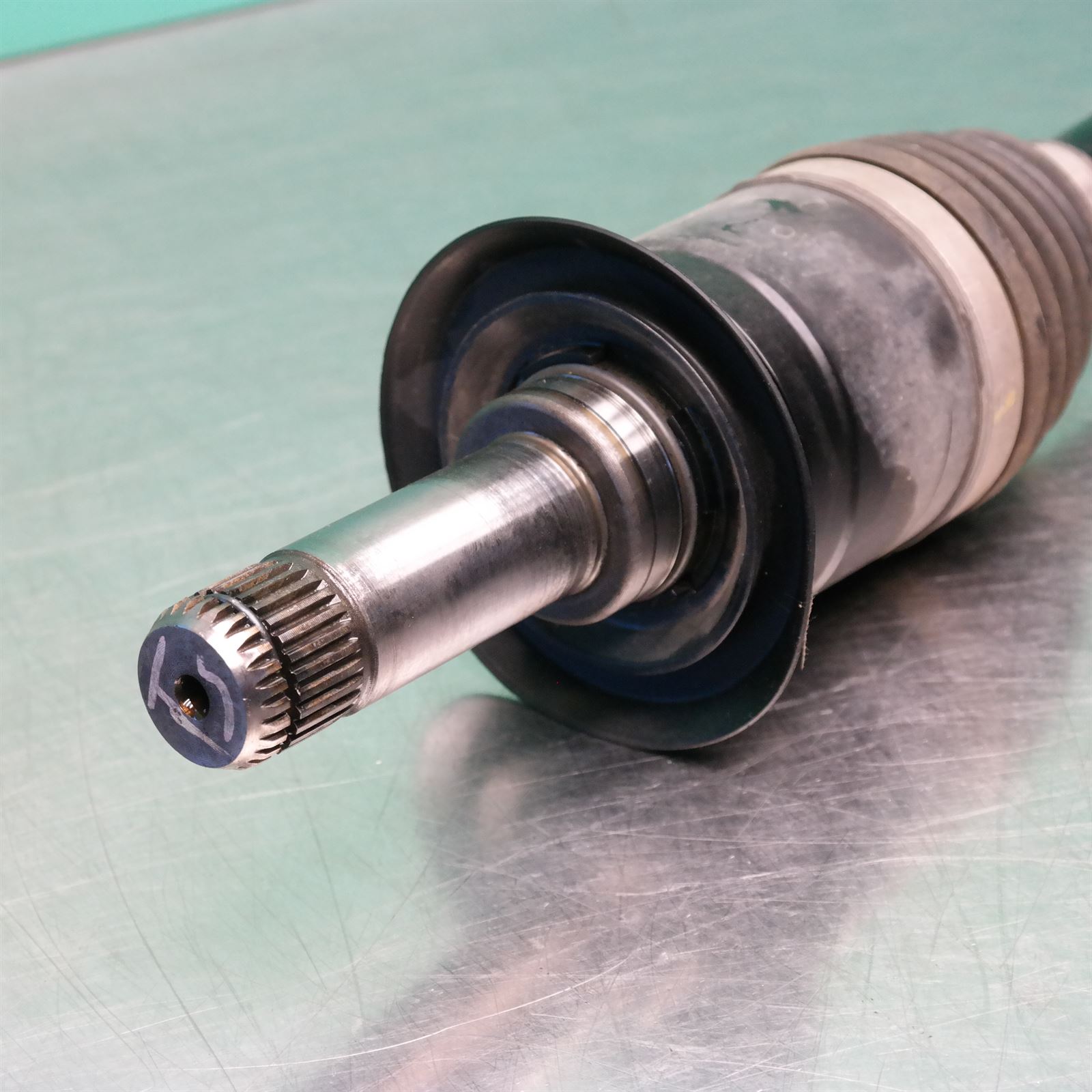 2017 BMW X1 Driveshaft 33207646867