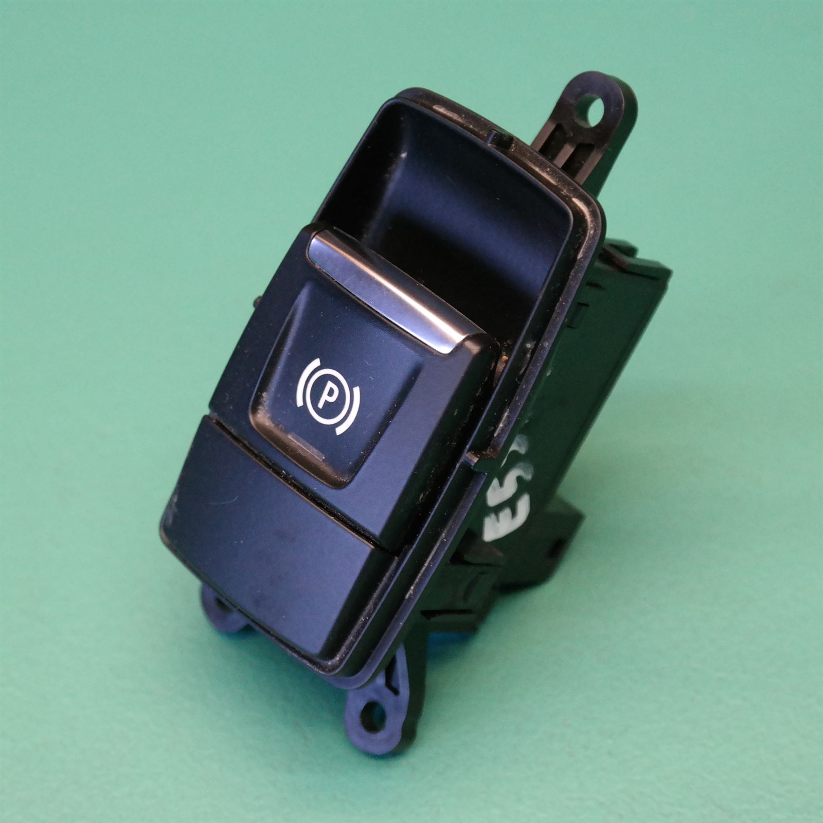 2017 BMW X1 Handbrake lever 61319877887