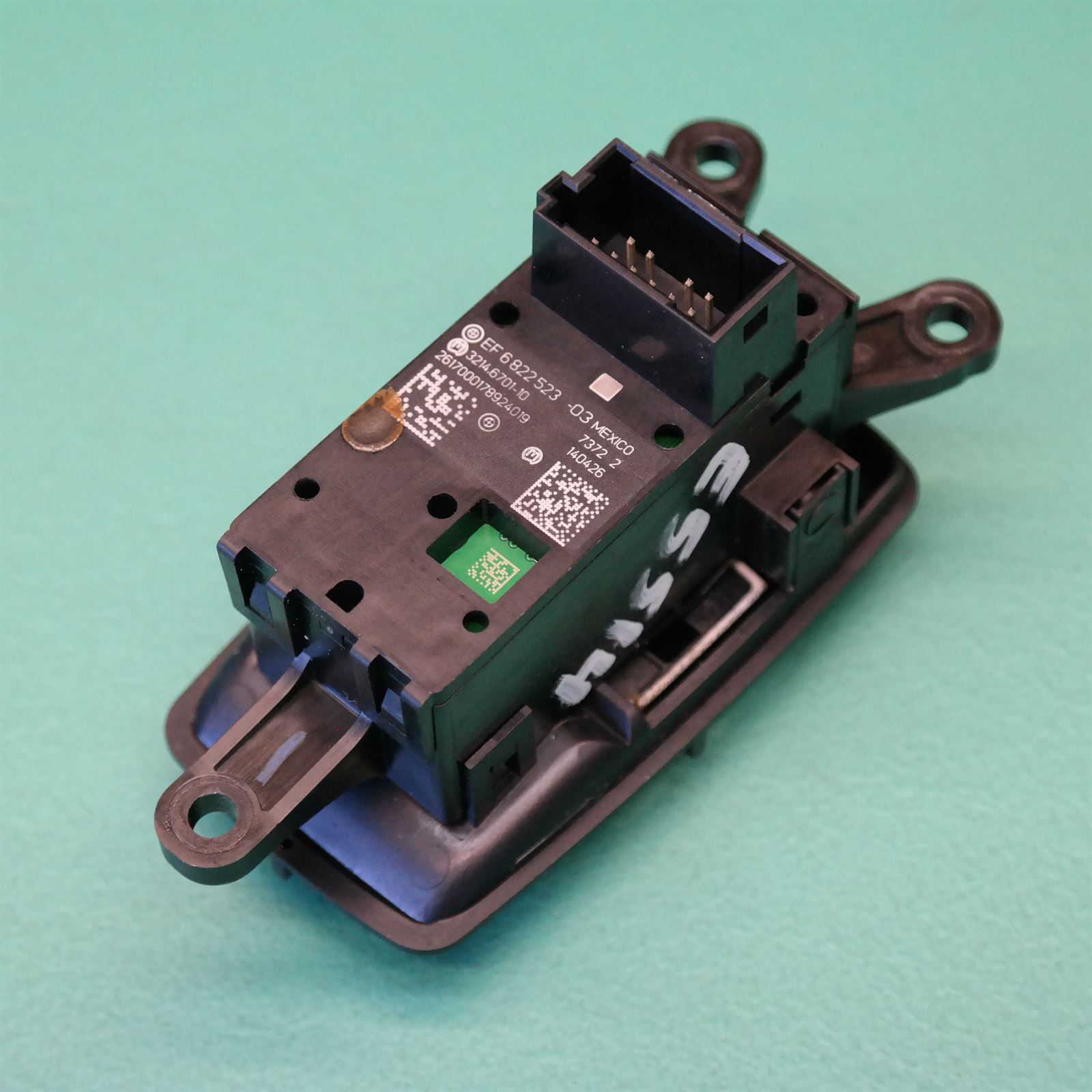 2017 BMW X1 Handbrake lever 61319877887