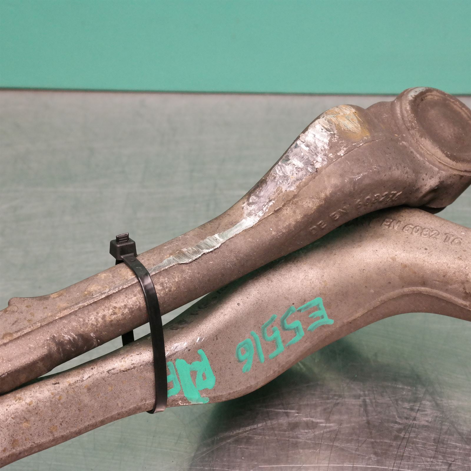 2007 BMW 3 SERIES Lower control arm 31122405860 31122405862