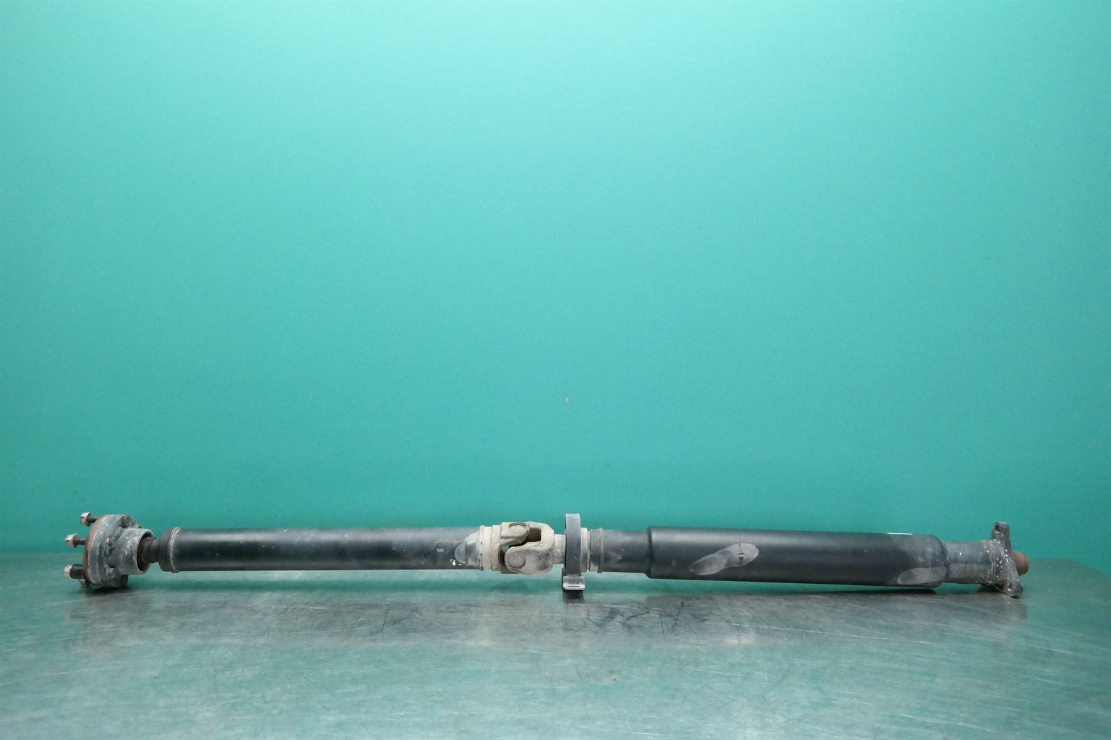 2005 BMW X5 Tail shaft 26107549305