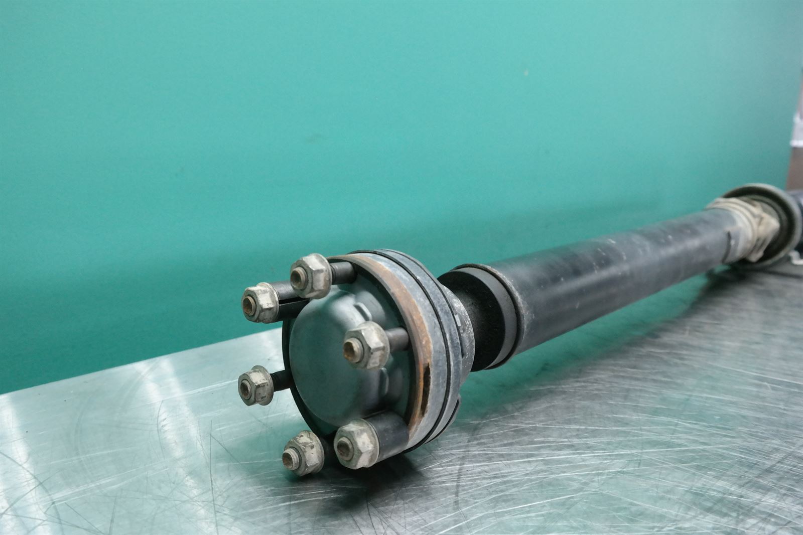 2005 BMW X5 Tail shaft 26107549305