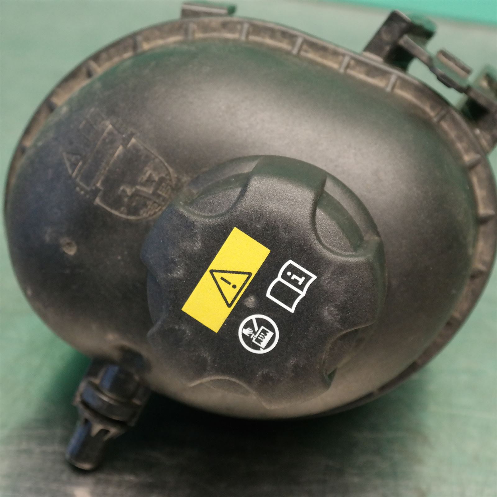 2018 BMW X3 Expansion tank 17138610661