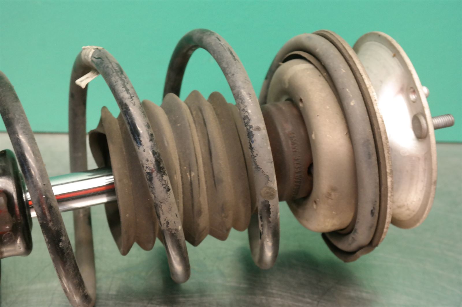 2011 BMW 3 SERIES Strut 31316796155 31316796156