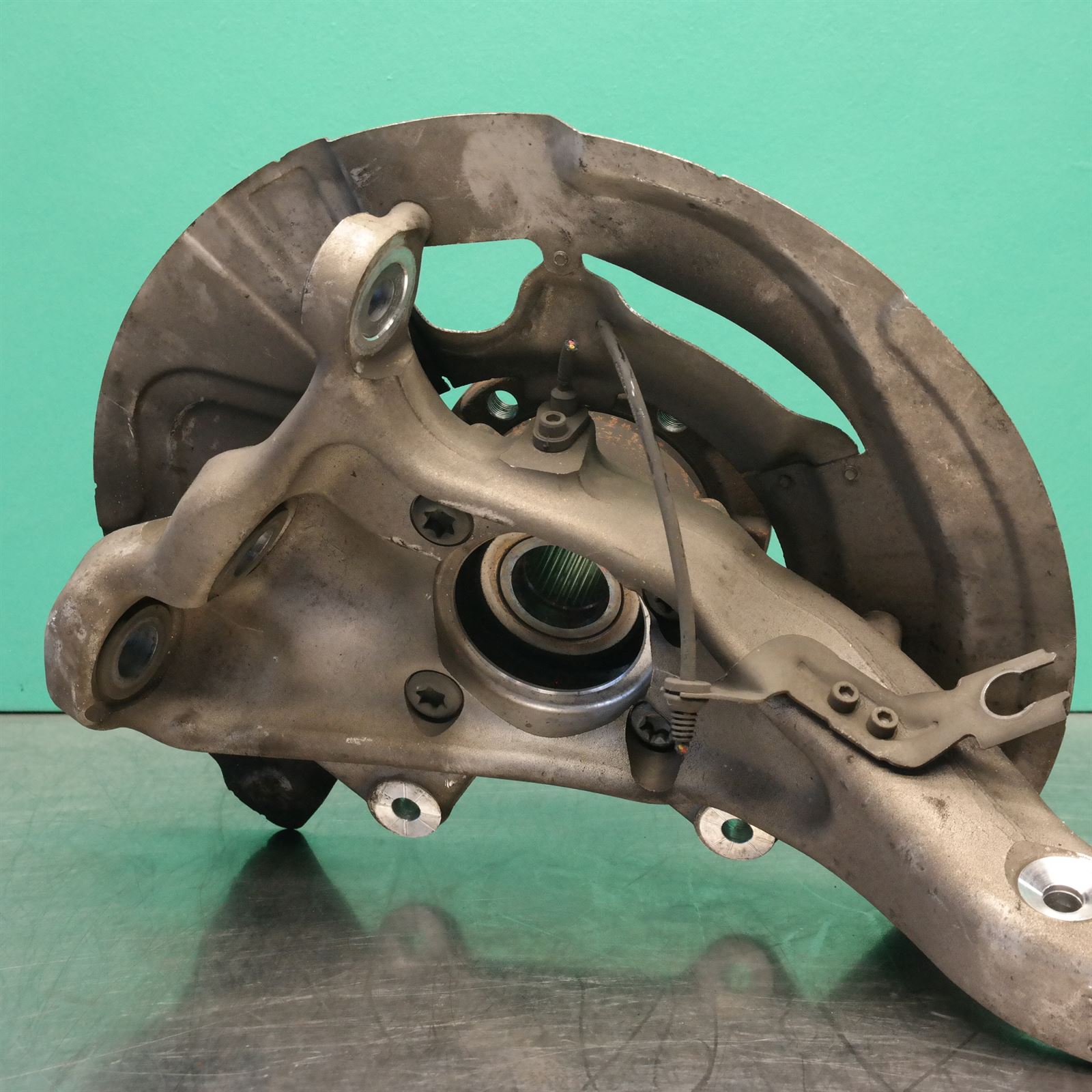 2016 BMW X5 Hub/knuckle 31216869870