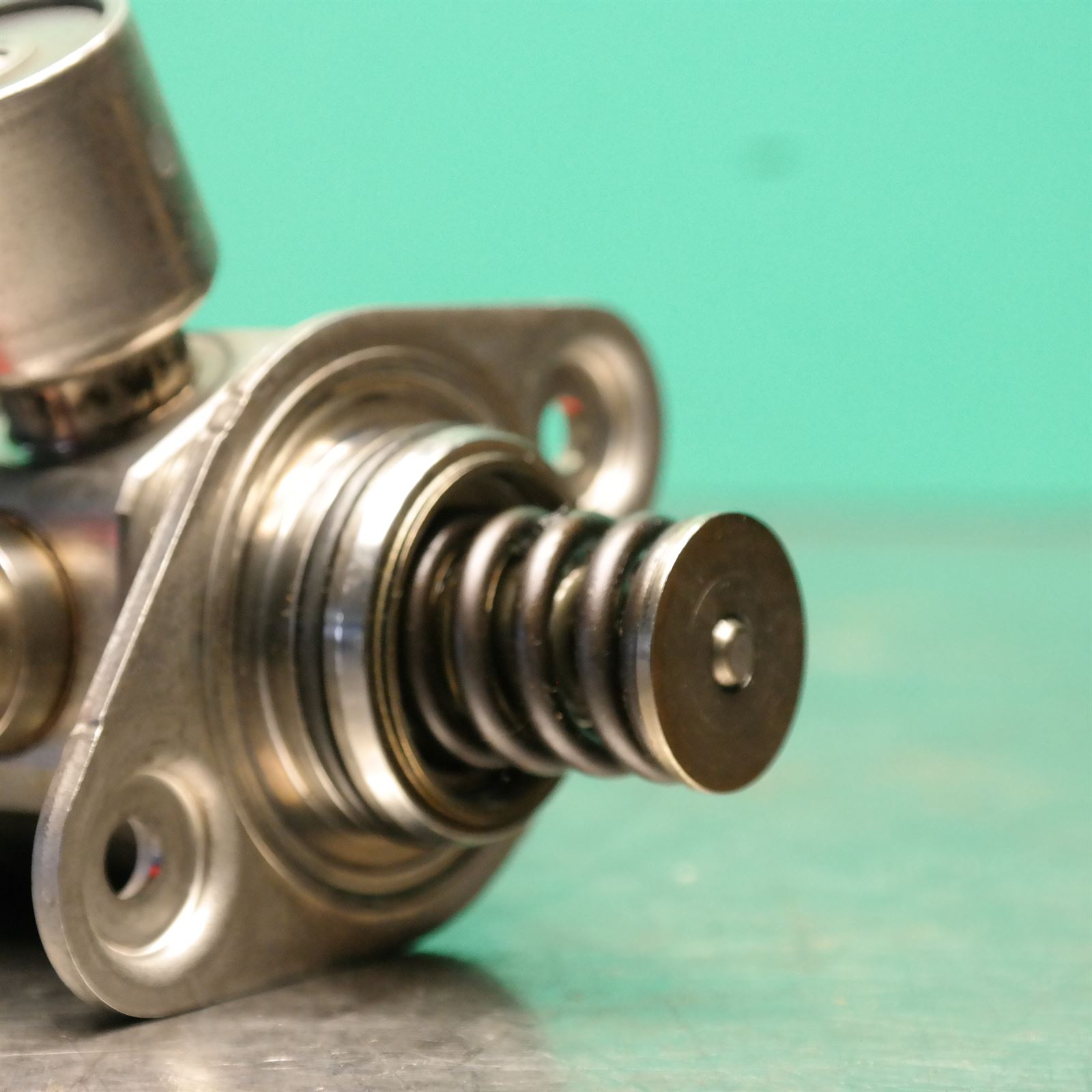 2014 BMW 6 SERIES Fuel pump 13518604231