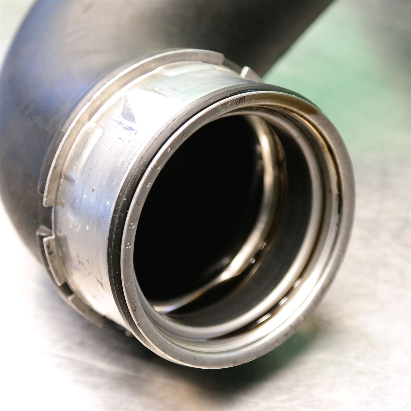 2009 BMW 1 SERIES Air pipe/duct 13717590304 13717590305