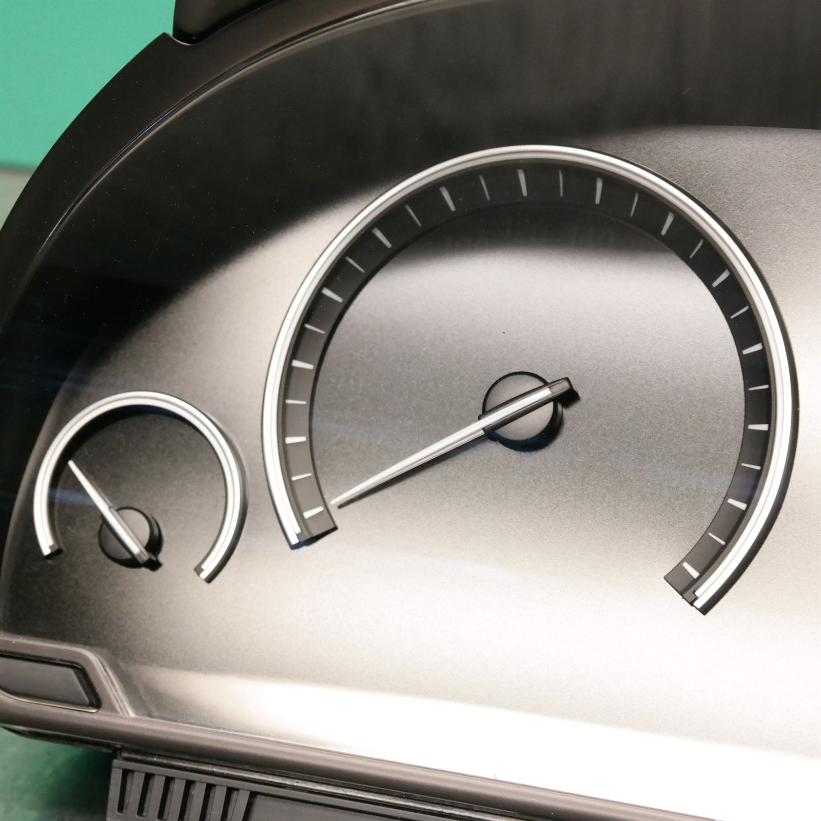 2016 BMW X4 Instrument cluster 0