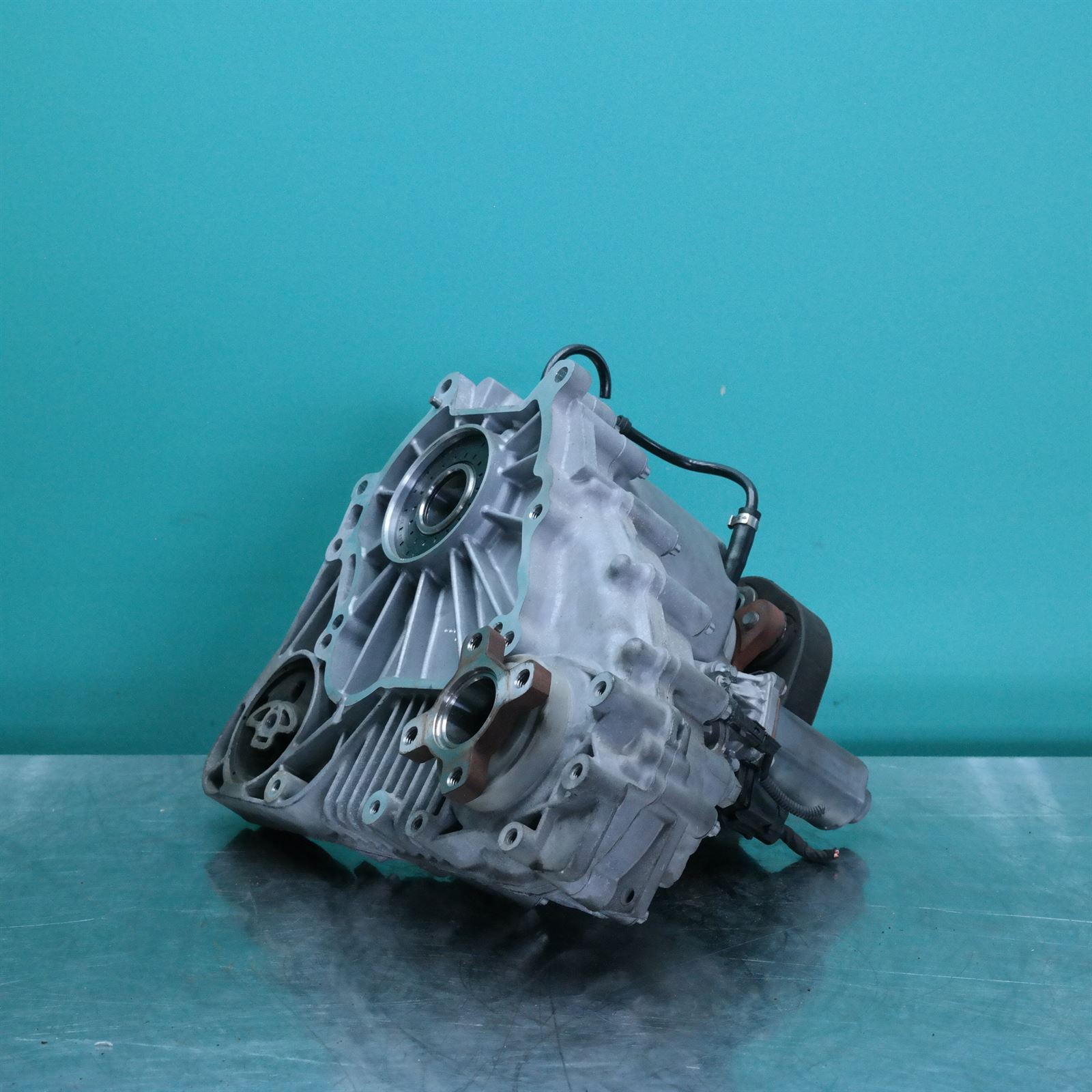 2007 BMW X3 Transfer case 27103455136