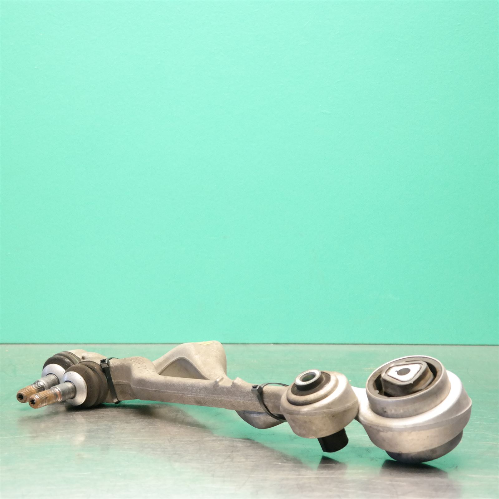 2010 BMW 3 SERIES Lower control arm 31122405860 31122405862