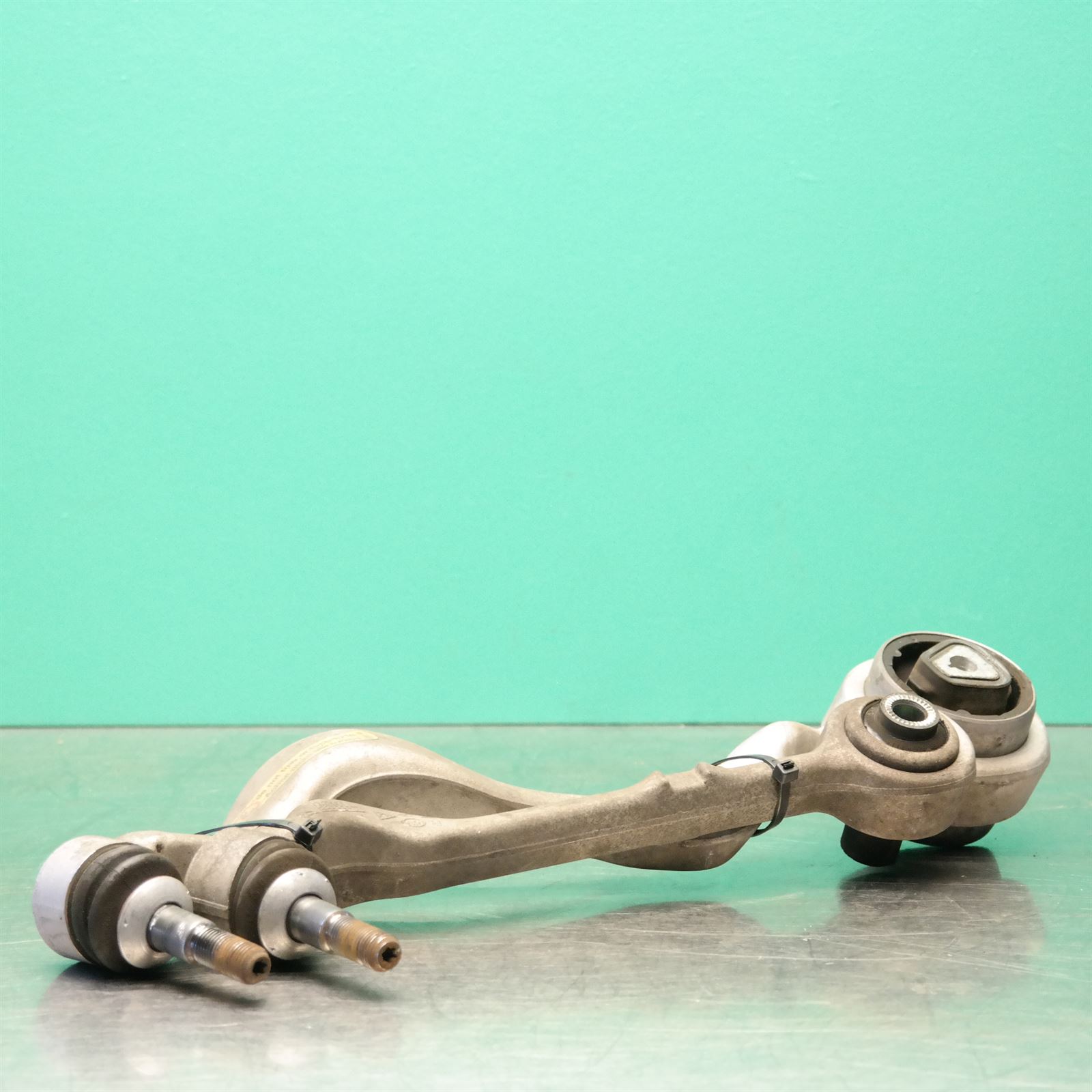 2010 BMW 3 SERIES Lower control arm 31122405860 31122405862