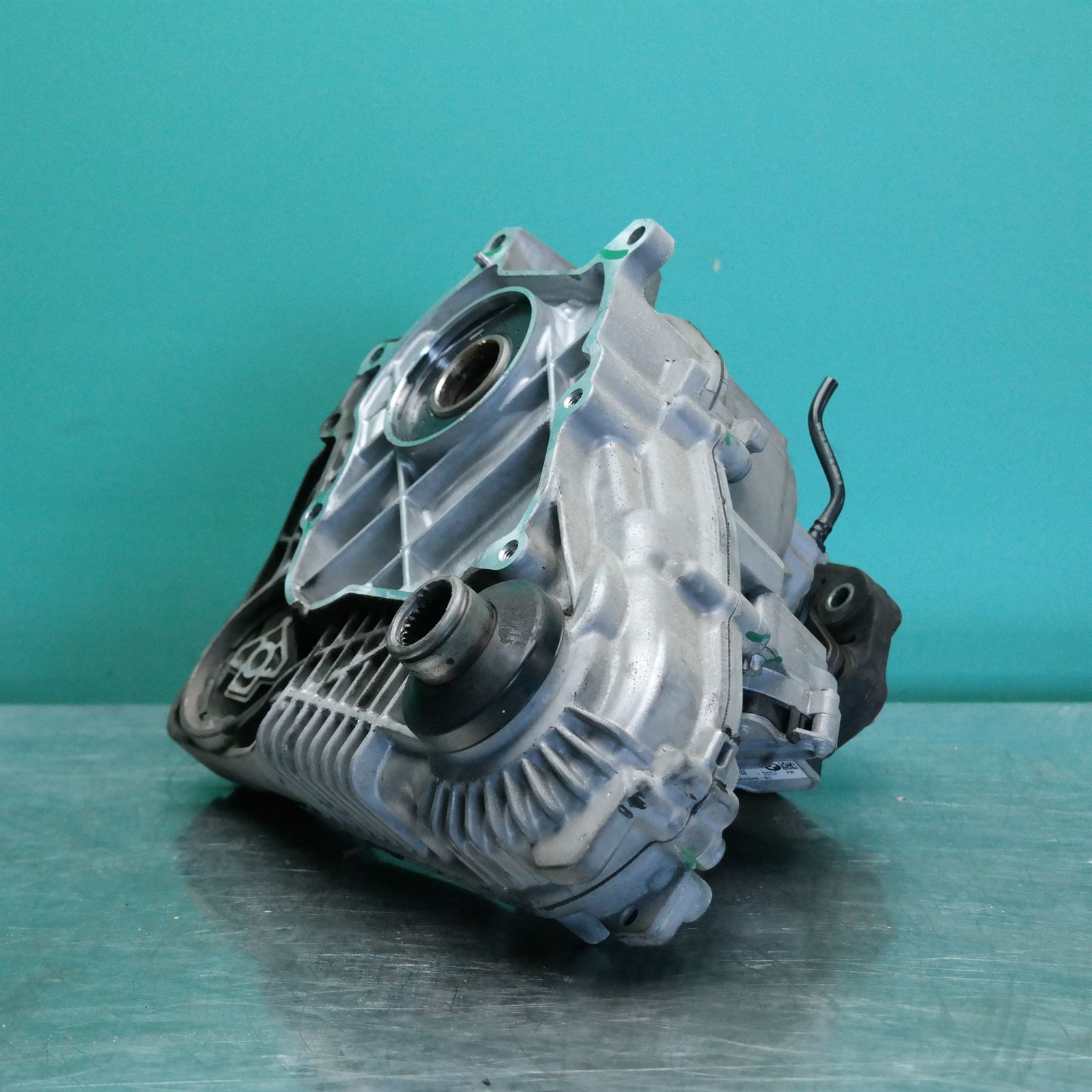 2014 BMW X3 Transfer case 27108643151 27108697255 27105A371E2