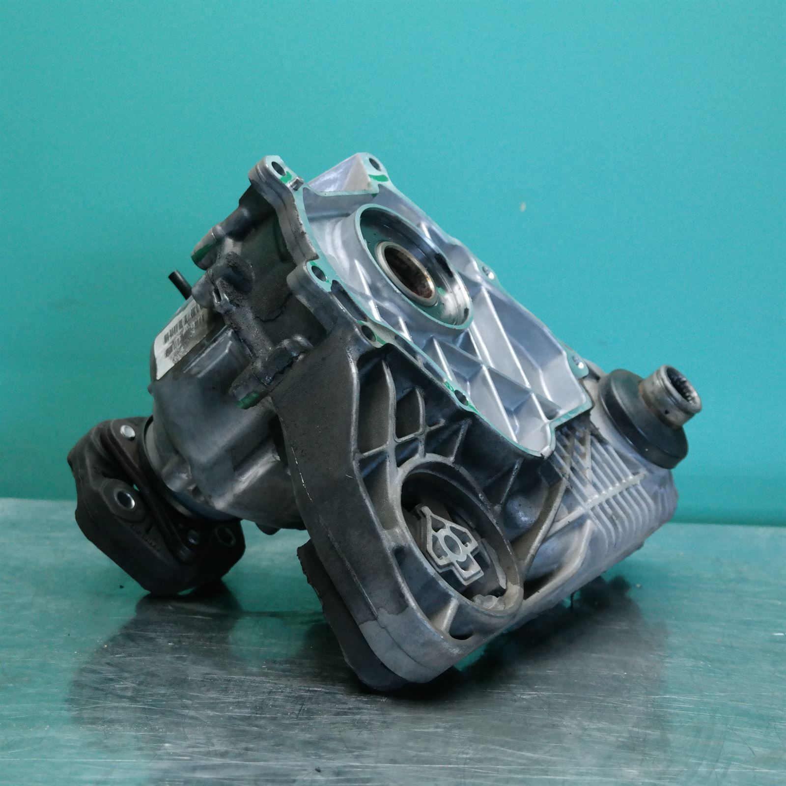 2014 BMW X3 Transfer case 27108643151 27108697255 27105A371E2