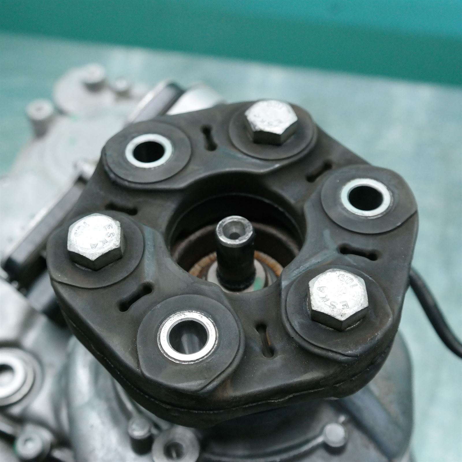 2014 BMW X3 Transfer case 27108643151 27108697255 27105A371E2