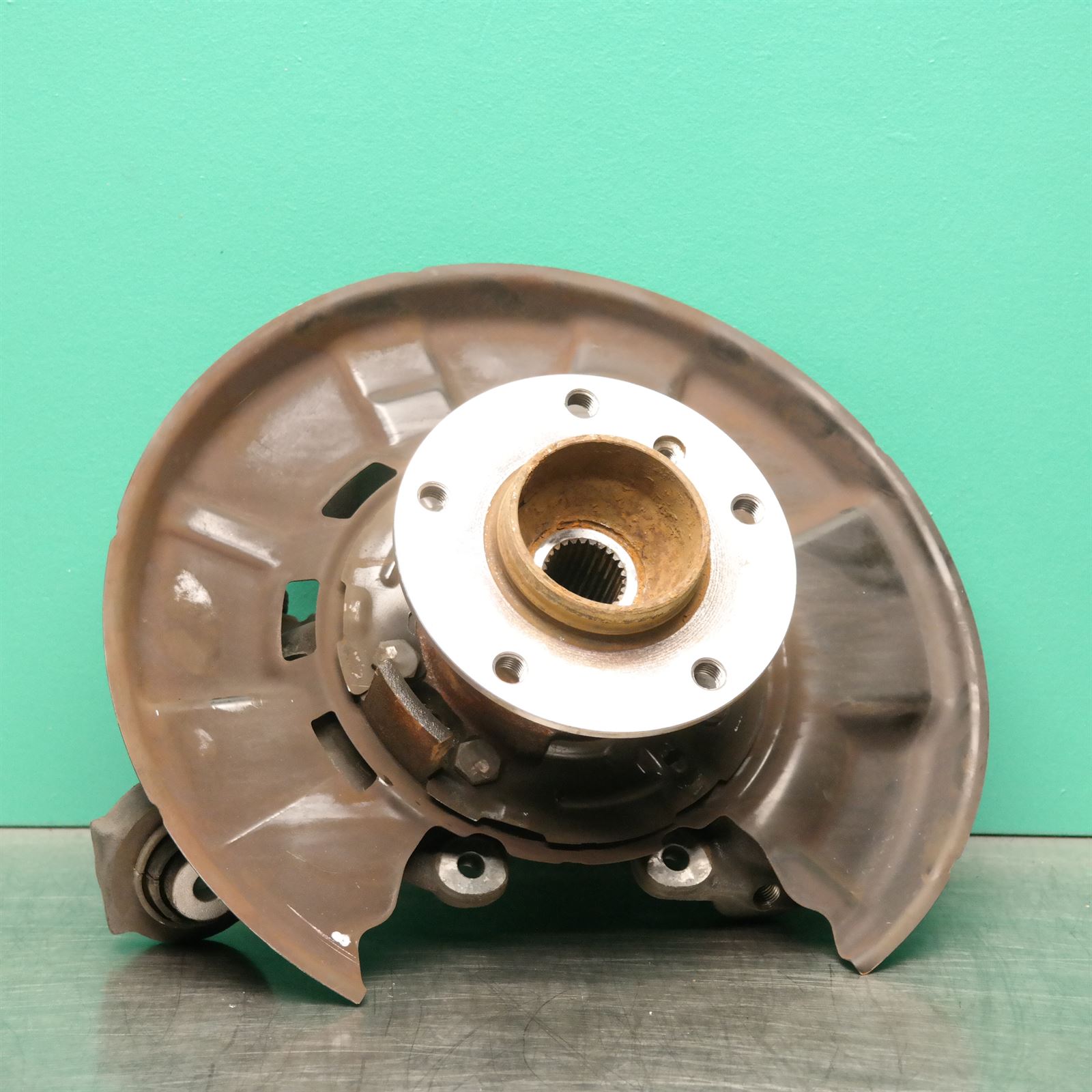 2013 BMW 1 SERIES Hub/knuckle 33326774810