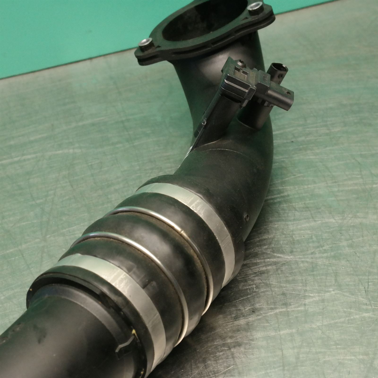 2019 BMW 2 SERIES Air pipe/duct 13718601684