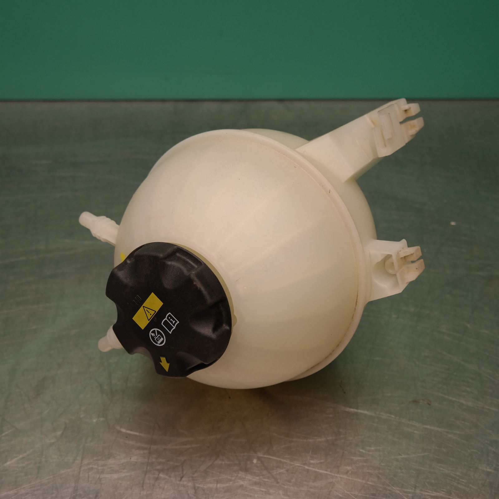 2019 BMW X5 Expansion tank 17138610662 17135A6A031