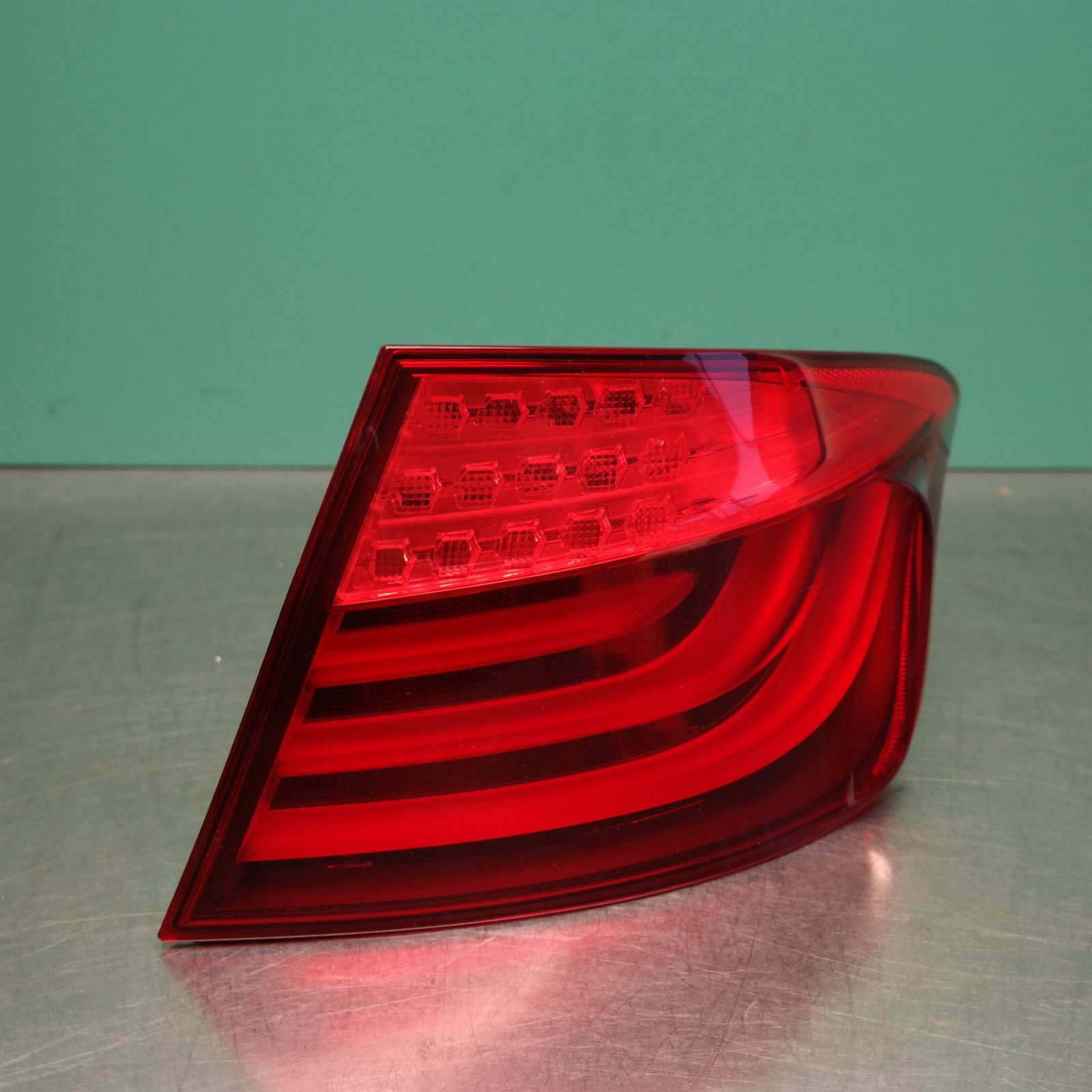 2011 BMW 5 SERIES Tail light 63217203230