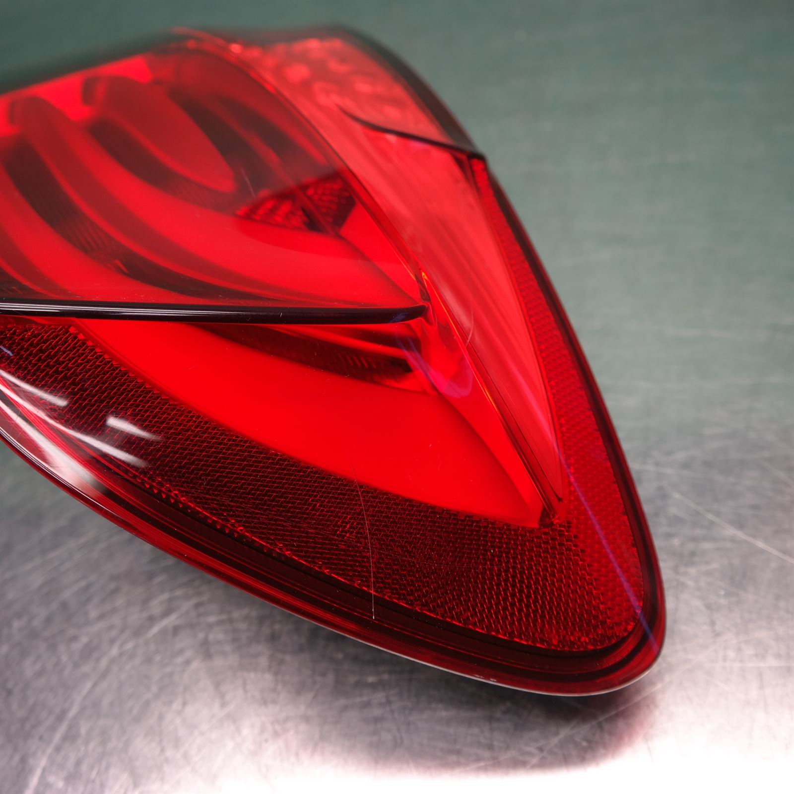 2011 BMW 5 SERIES Tail light 63217203230