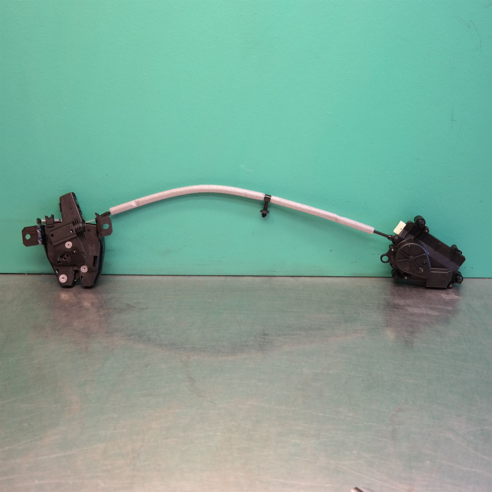 2021 BMW X5 Lock mechanism 0