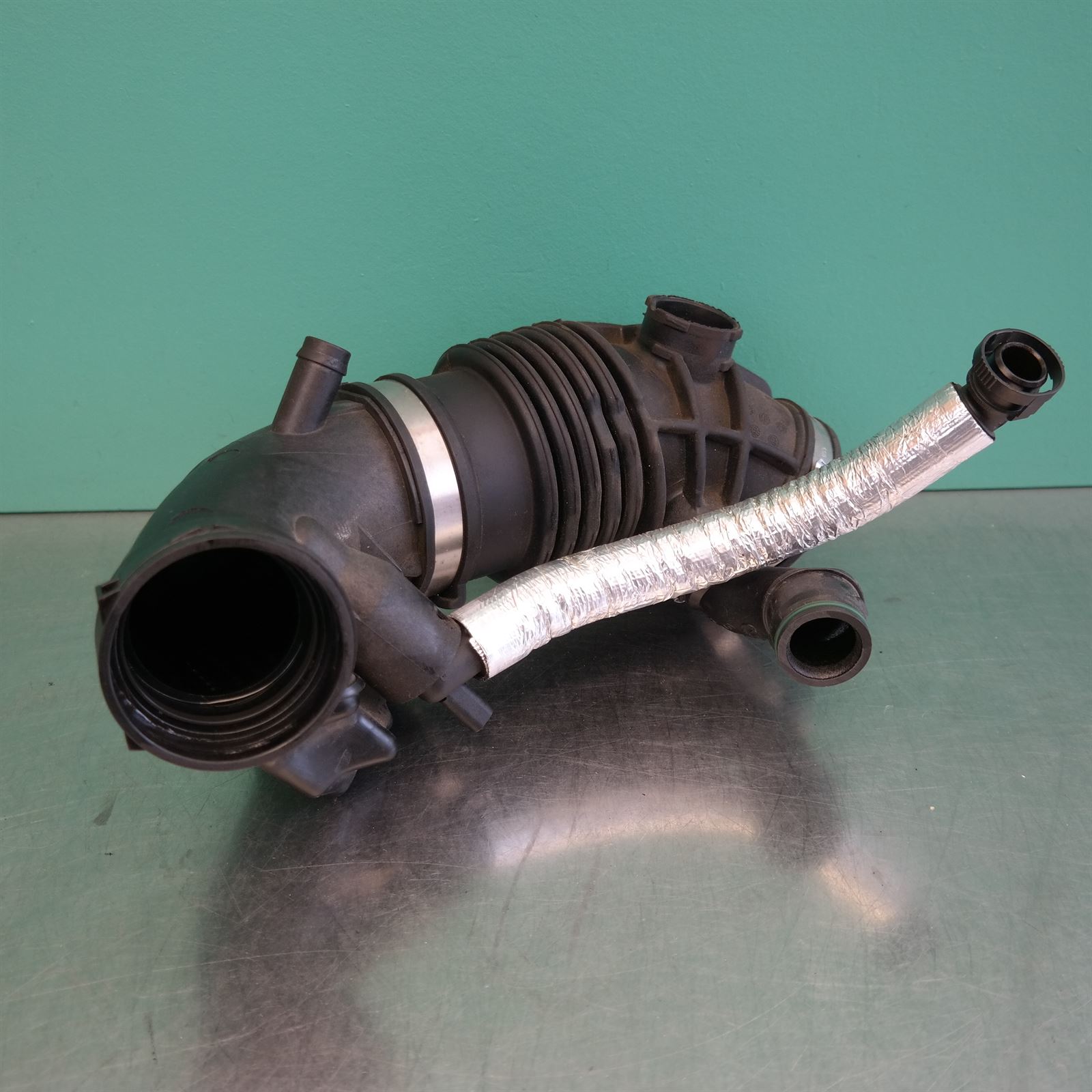 2019 BMW X4 Air pipe/duct 13717643302