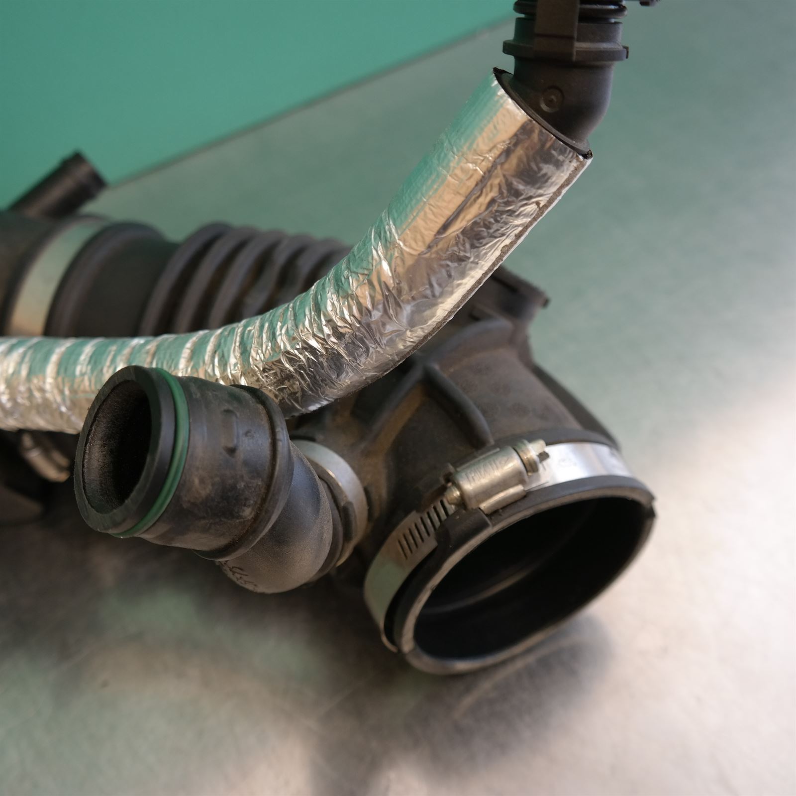 2019 BMW X4 Air pipe/duct 13717643302