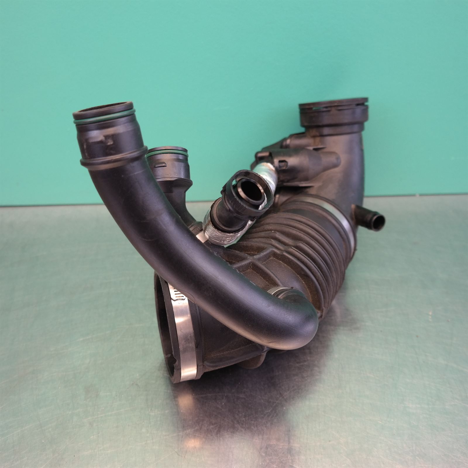 2019 BMW X3 Air pipe/duct 13717643302