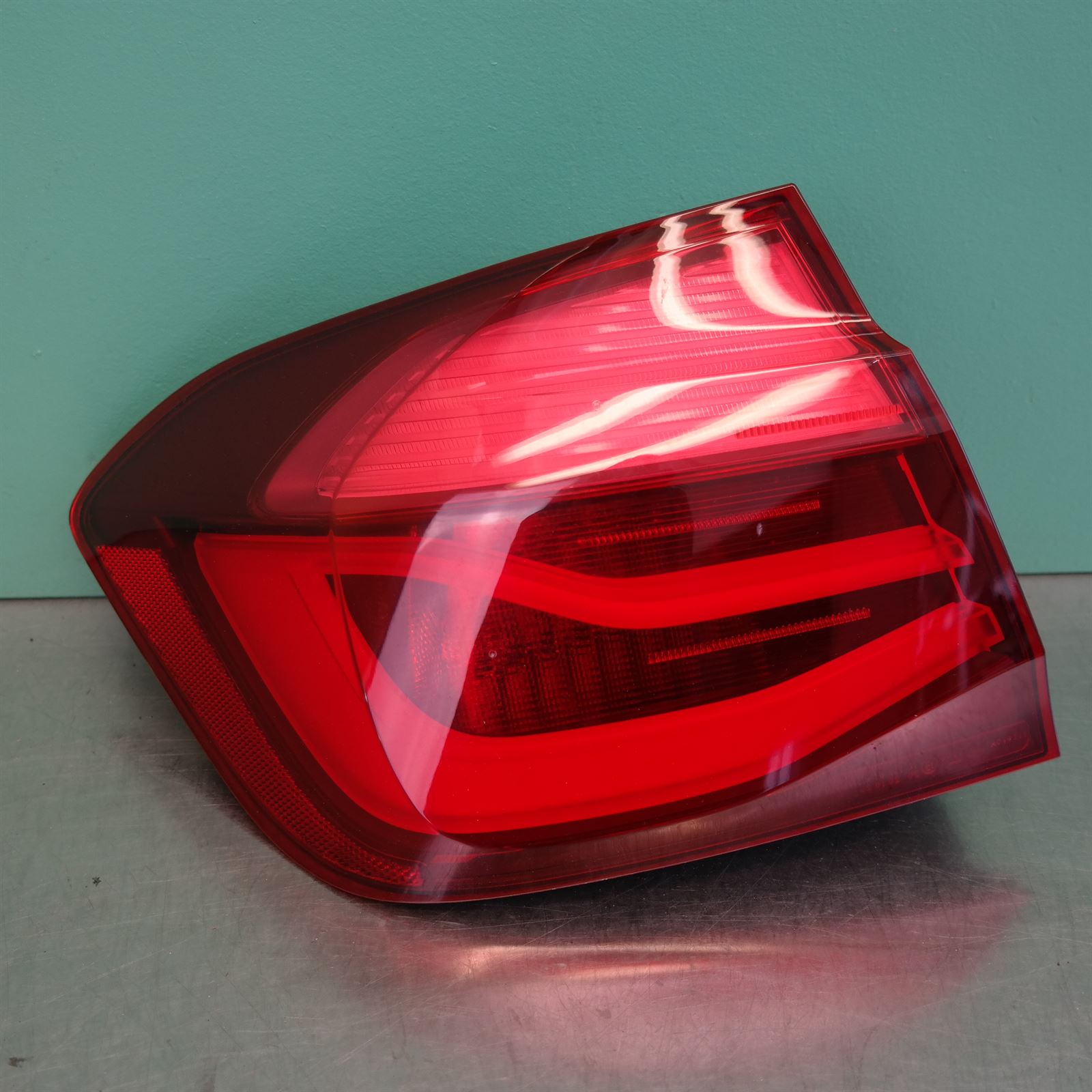2018 BMW 3 SERIES Tail light 63217456519