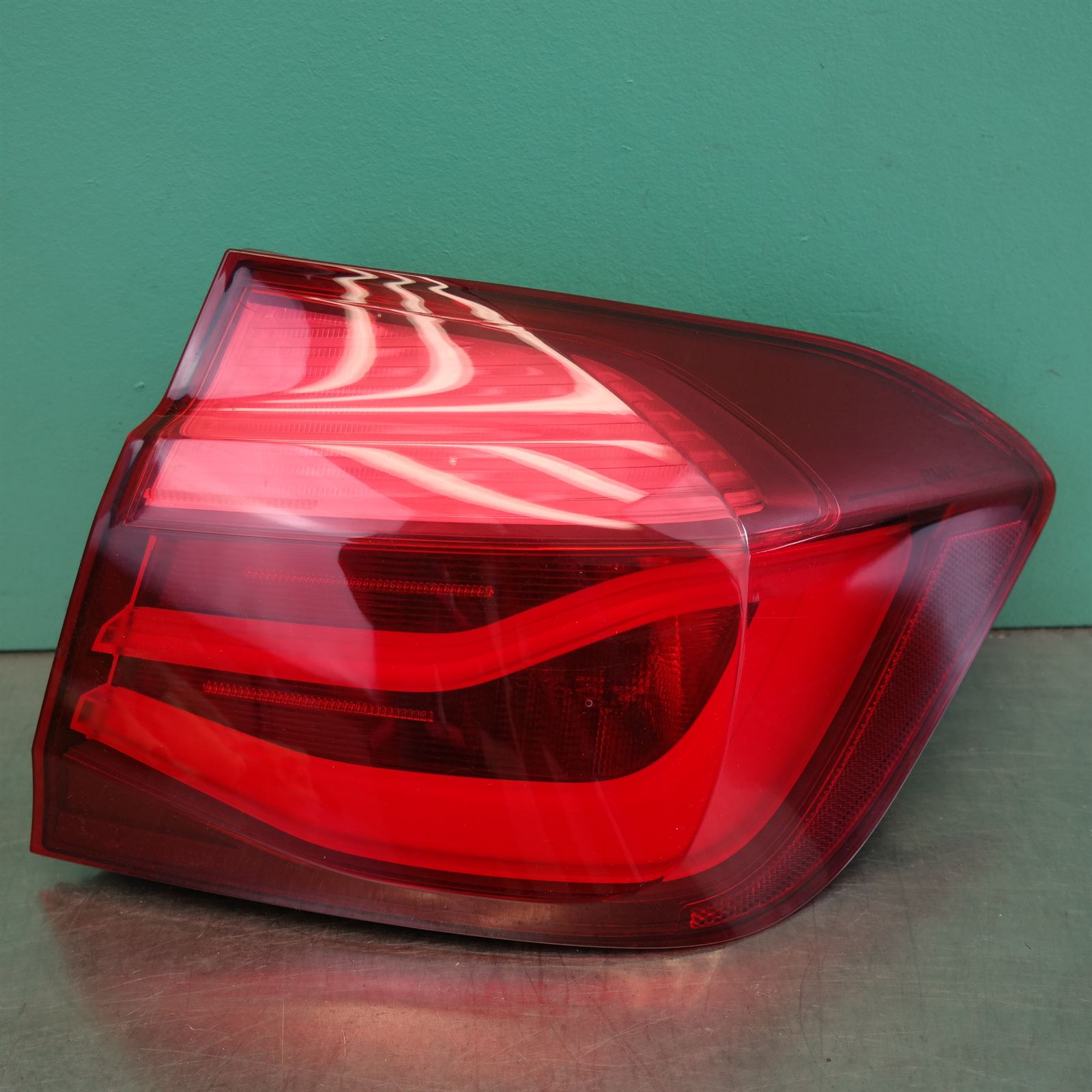 2018 BMW 3 SERIES Tail light 63217456520