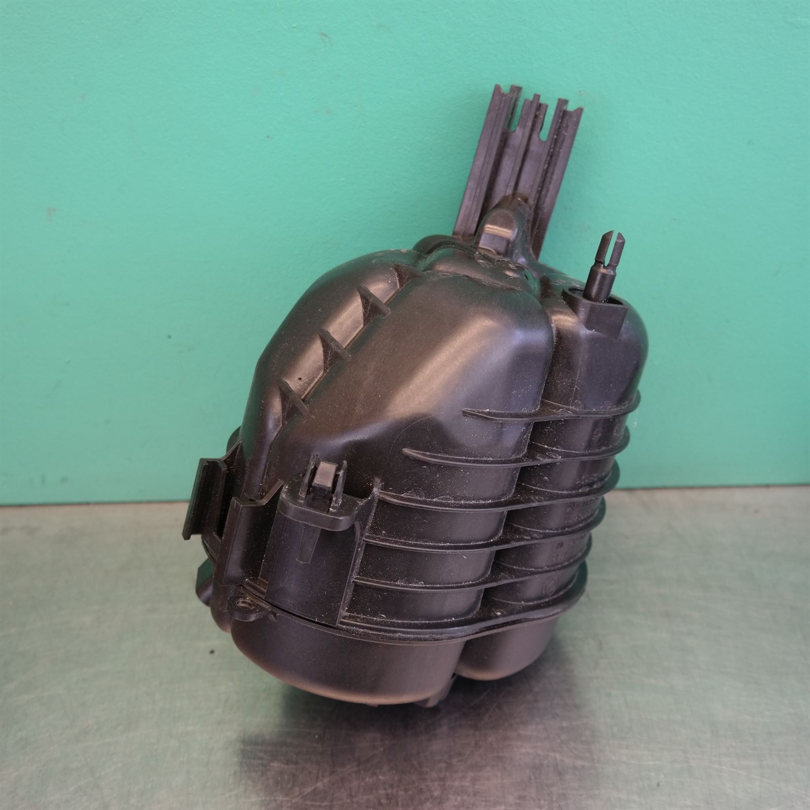 2022 BMW 2 SERIES Expansion tank 17138610652