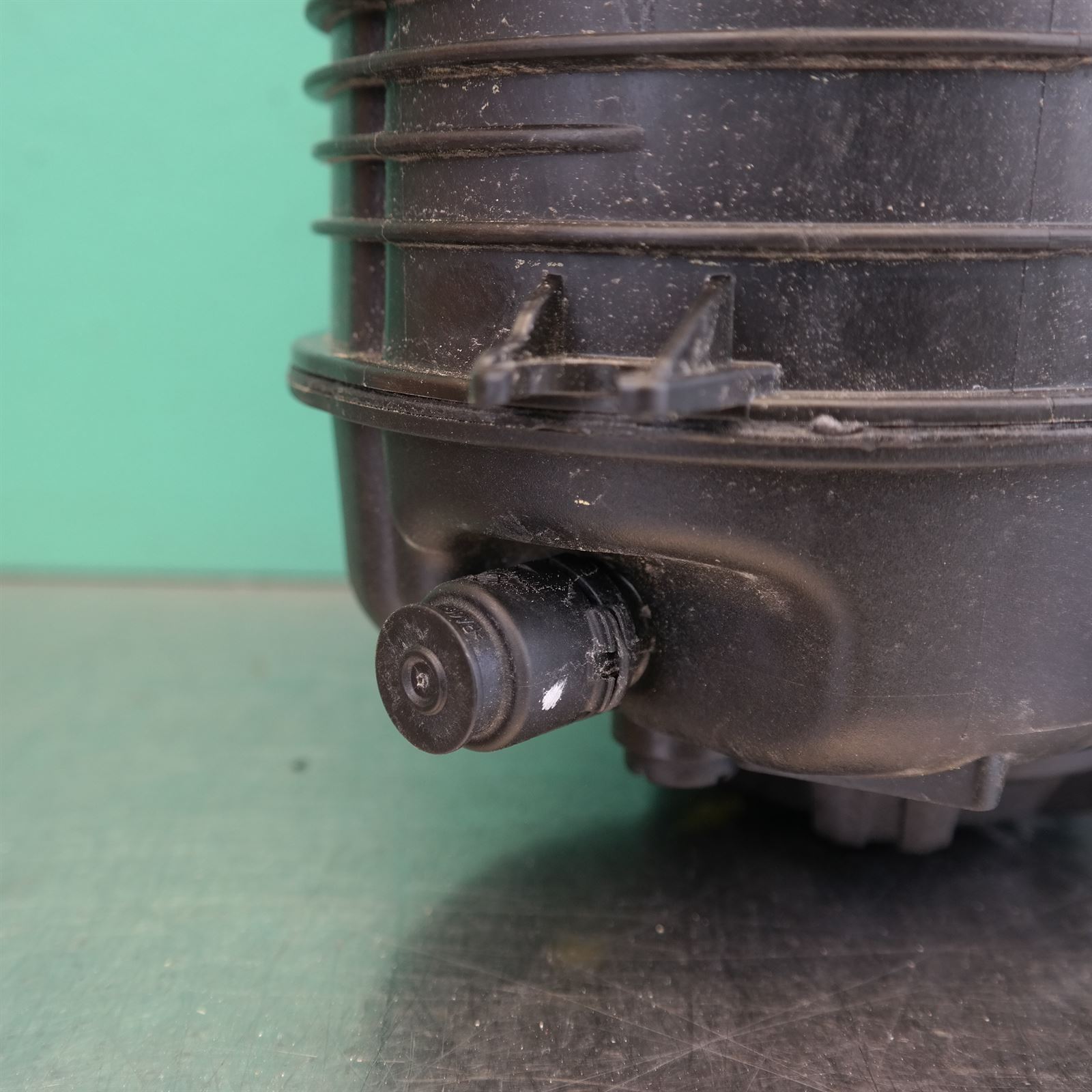 2022 BMW 2 SERIES Expansion tank 17138610652