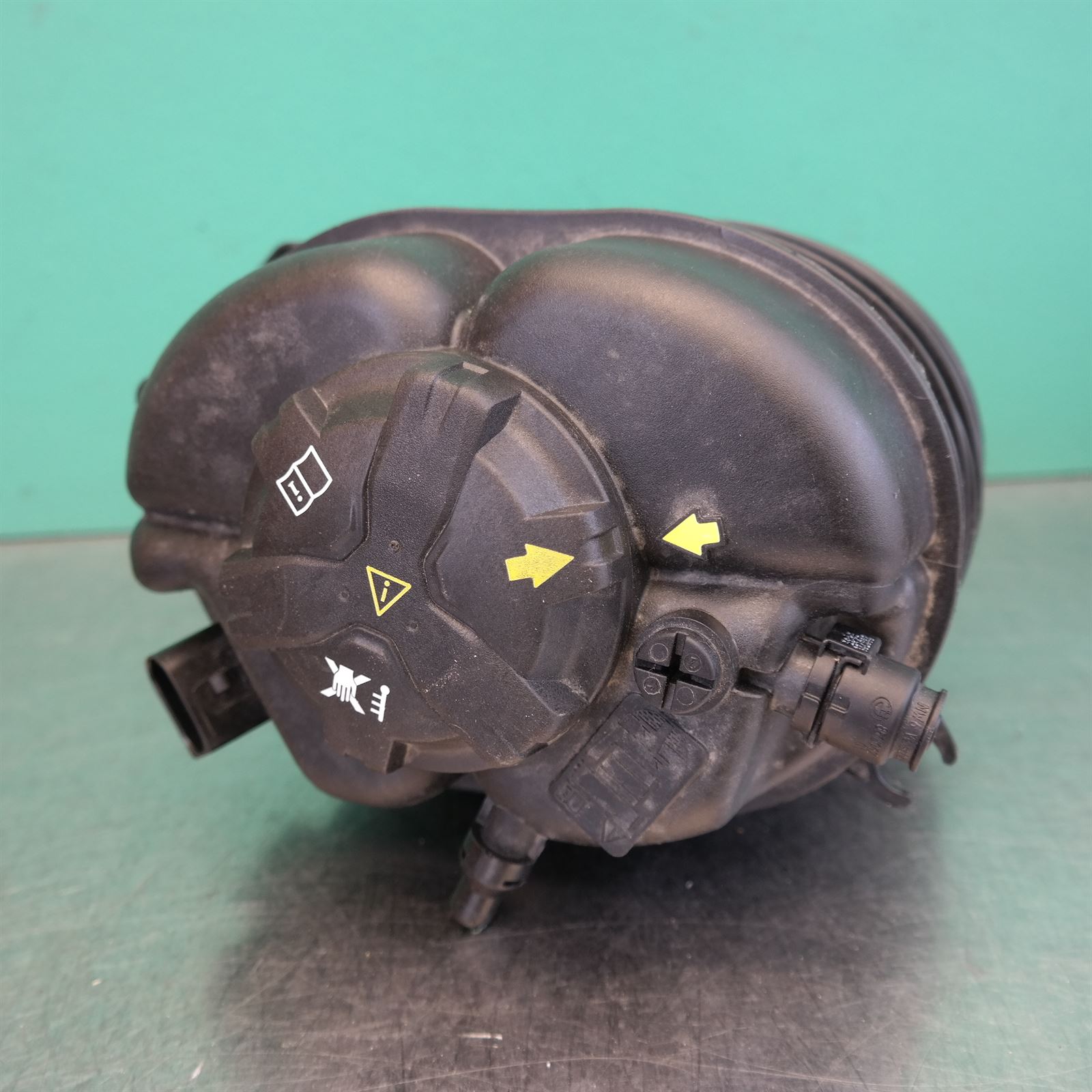 2022 BMW 2 SERIES Expansion tank 17138610652