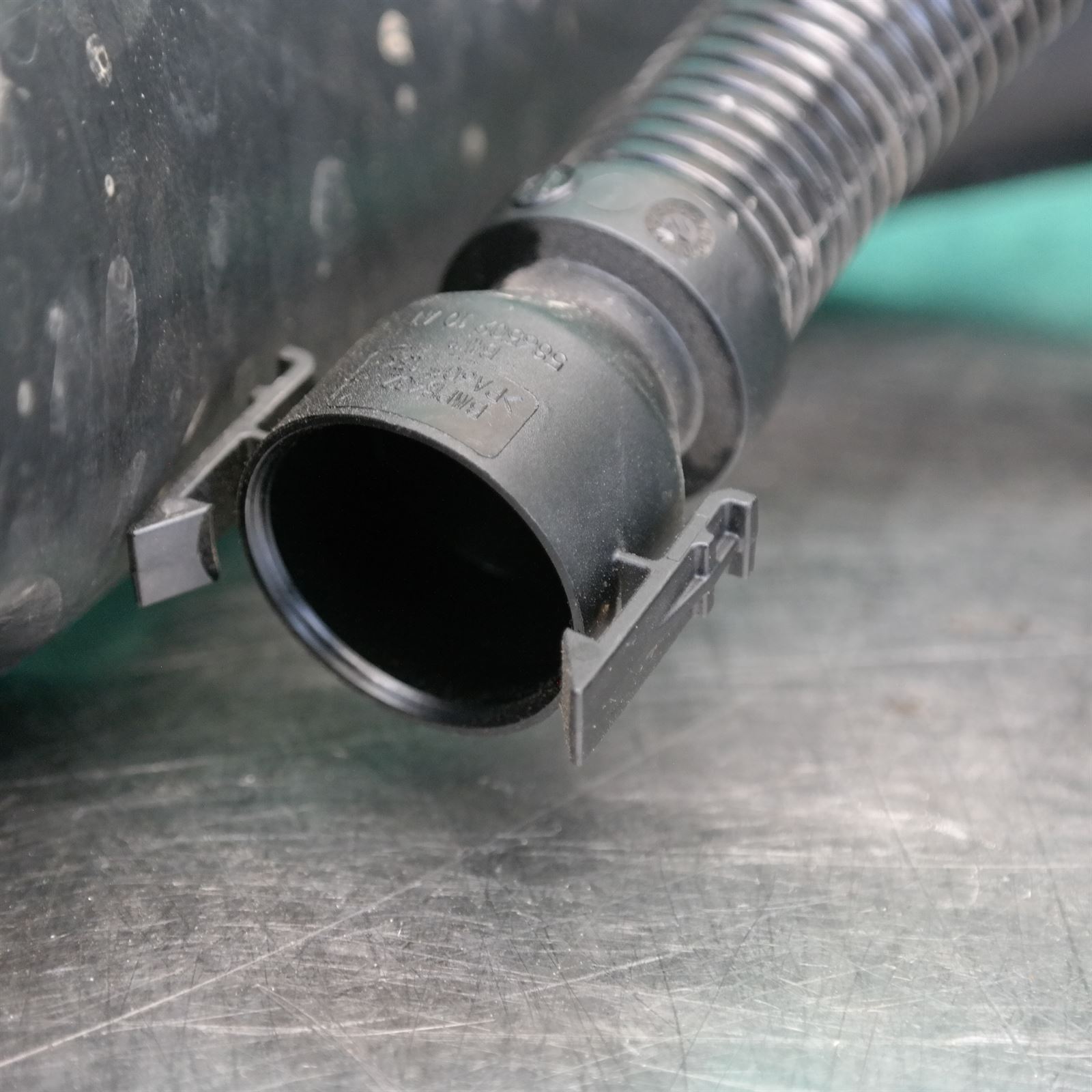2015 BMW X5 Air pipe/duct 13718507369